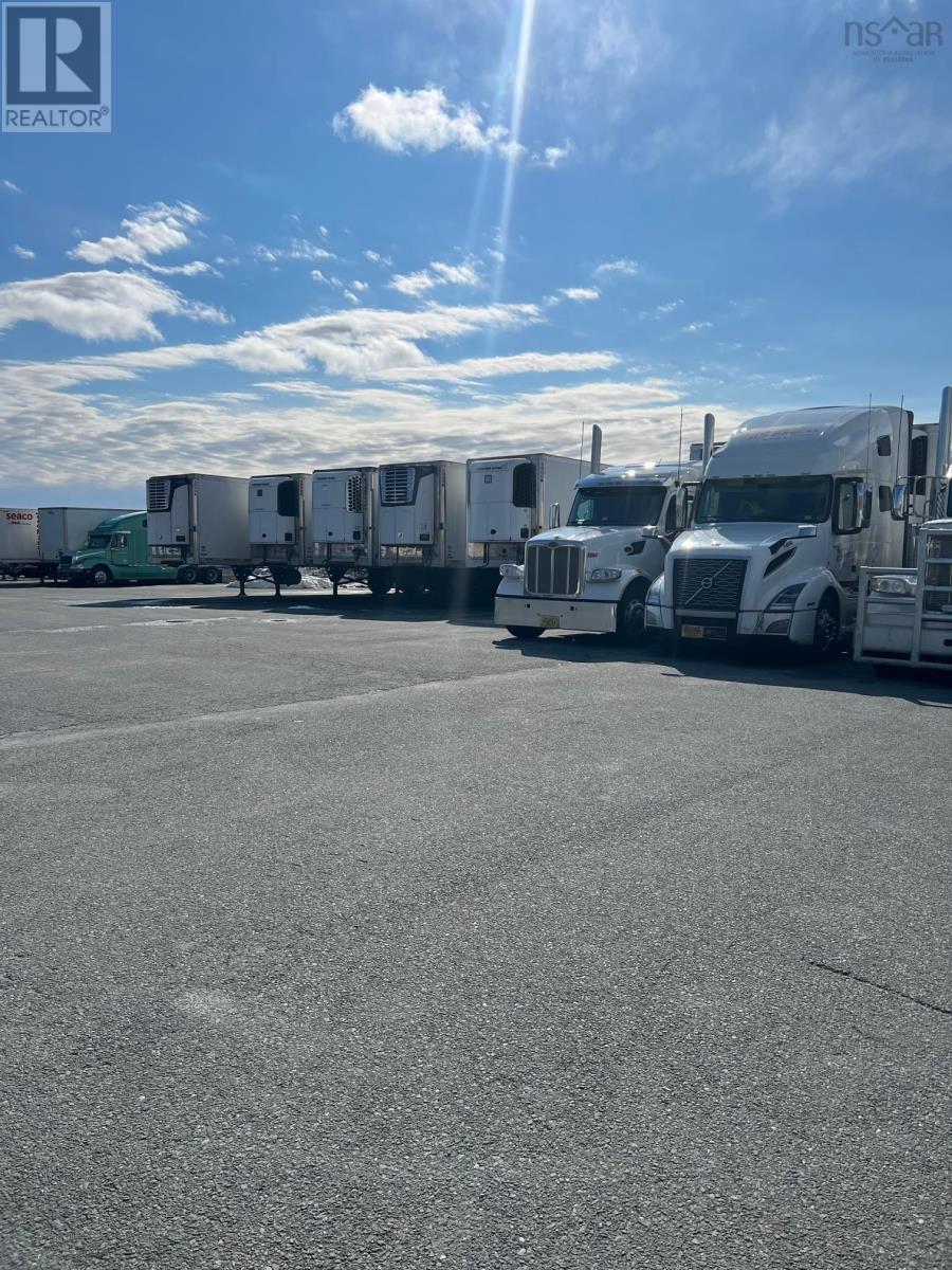 For sale: 19 Waterfield Court, Burnside, Nova Scotia B3B0P6 - 202302715 ...