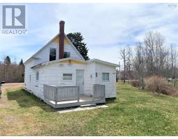 For sale: 368 Hwy#209 Highway, Apple River, Nova Scotia B0M1A0 ...