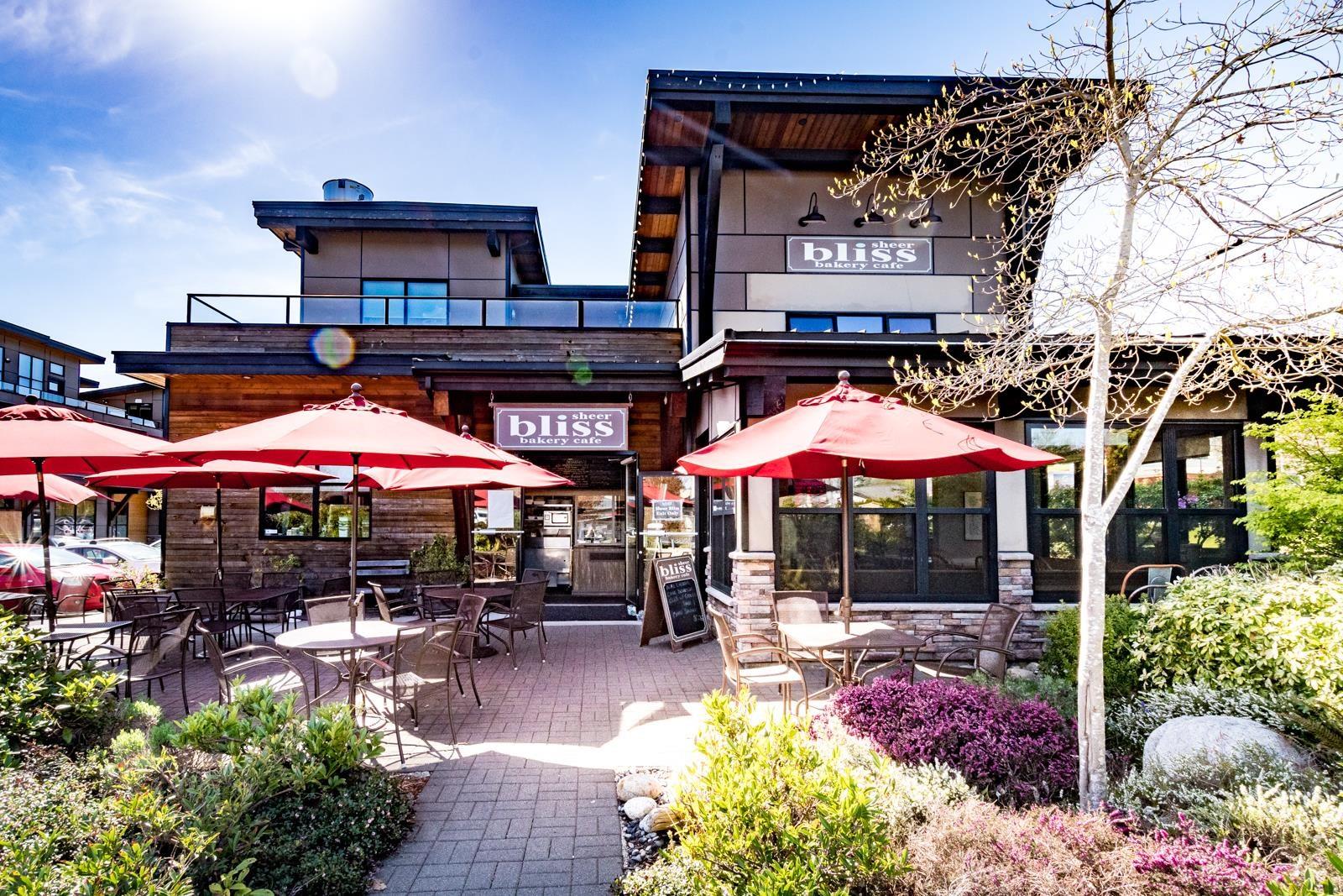 For sale: 102 1001 GIBSONS WAY, Gibsons, British Columbia V0N1V7 ...