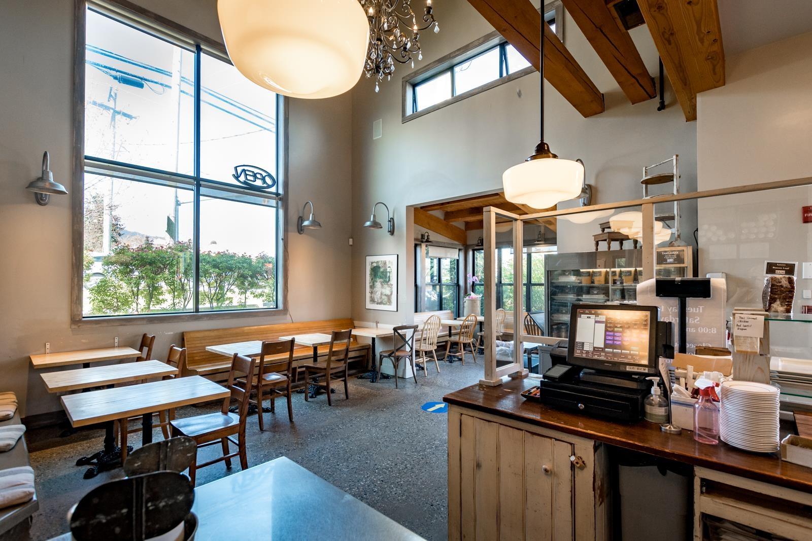 For sale: 102 1001 GIBSONS WAY, Gibsons, British Columbia V0N1V7 ...