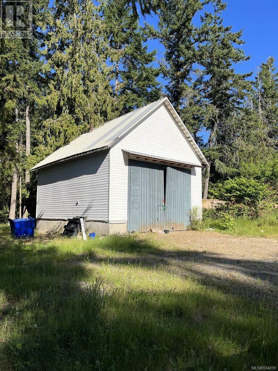 For sale: 1586 McKibbon Rd N, Errington, British Columbia V0R1V0 ...