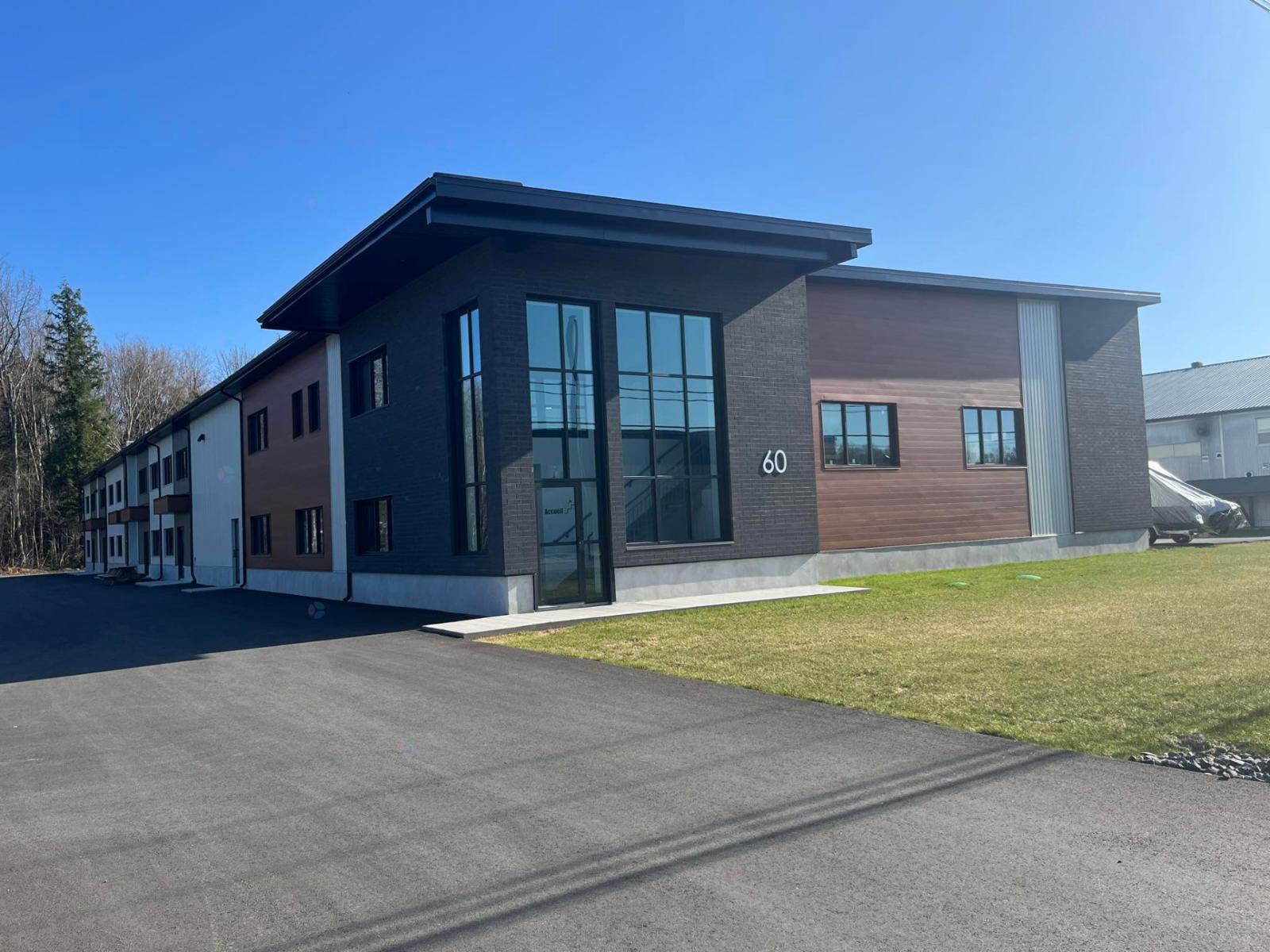 For sale: 60 Rue du Parc-Industriel, Lanoraie, Quebec J0K1E0 - 11857406 ...