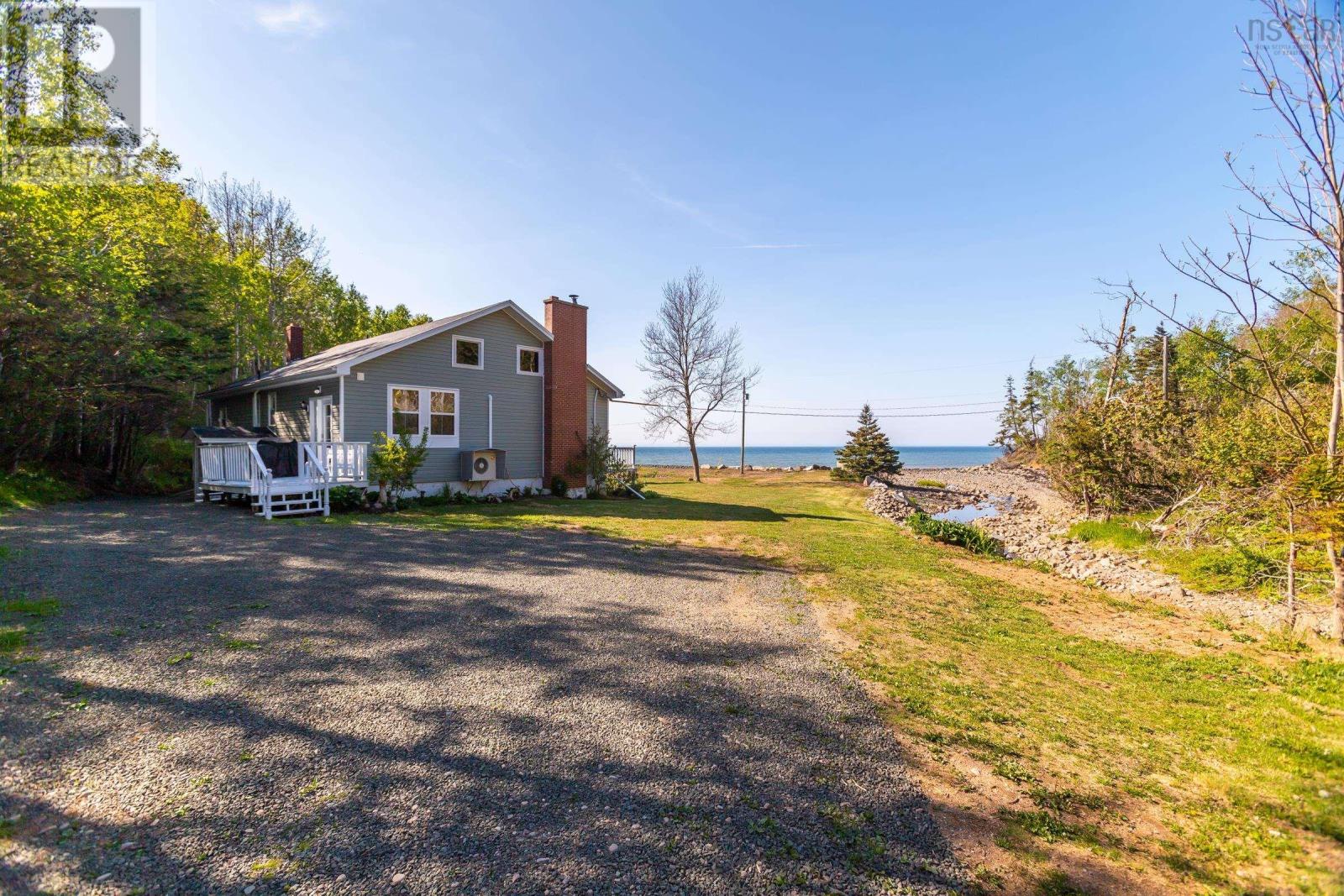 For sale: 7993 Shore Road, Hampton, Nova Scotia B0S1L0 - 202310729 ...