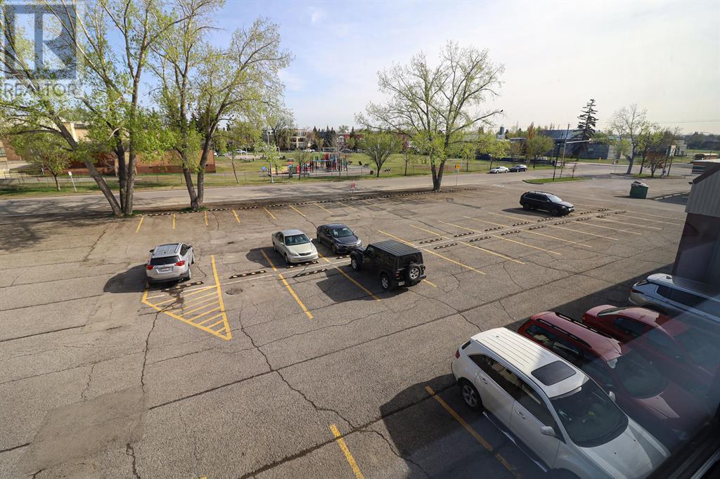 For lease: Suite A, 2411 4 Street NW, Calgary, Alberta T2M2Z8 ...