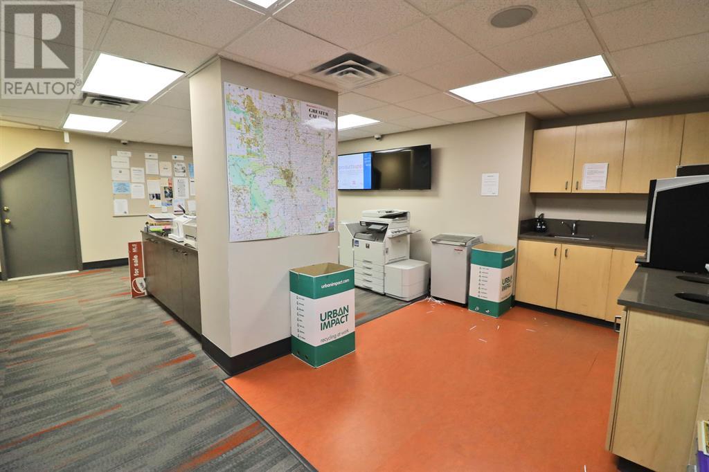 For lease: Suite A, 2411 4 Street NW, Calgary, Alberta T2M2Z8 ...