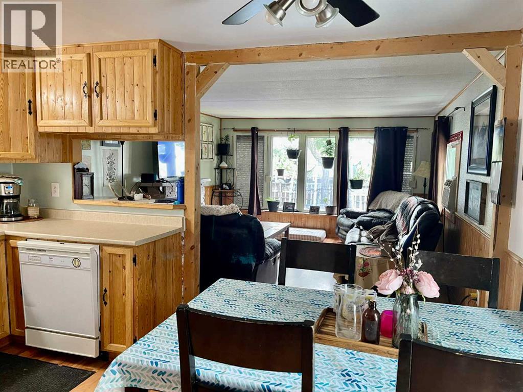 For sale: 108 5 Street, Cadogan, Alberta T0B3A0 - A2060541 | REALTOR.ca