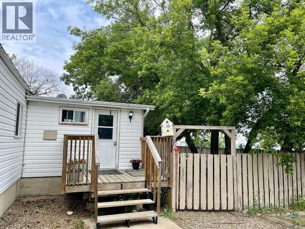 For sale: 108 5 Street, Cadogan, Alberta T0B3A0 - A2060541 | REALTOR.ca