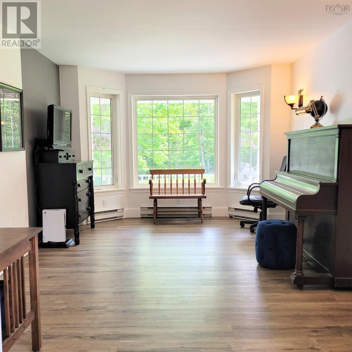 For sale: 184 North Street, Springhill, Nova Scotia B0M1X0 - 202311369 ...