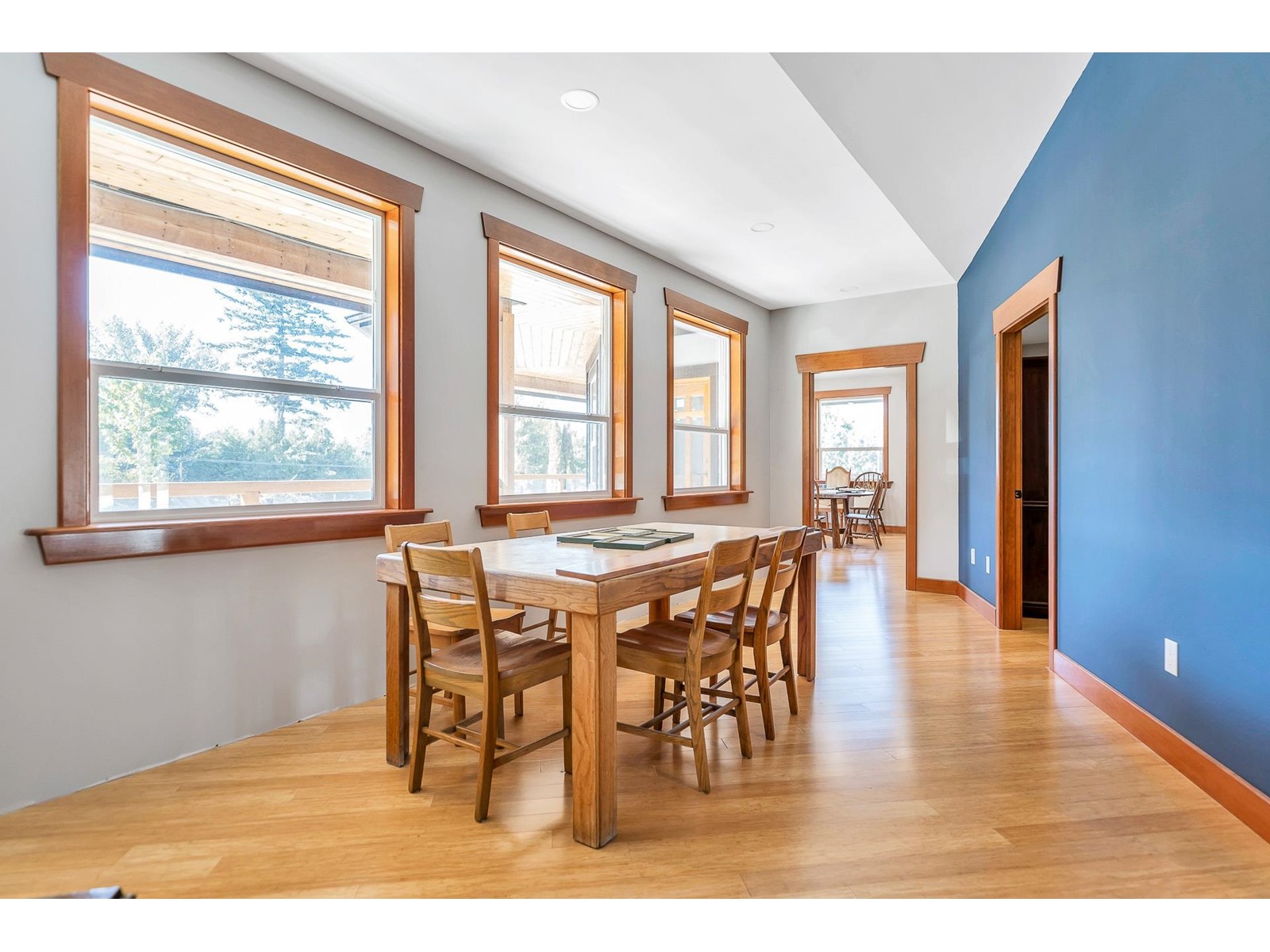 For sale: 857 BRADNER ROAD, Abbotsford, British Columbia V4X1H8 ...