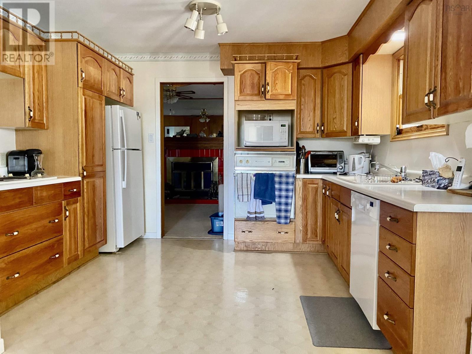 For sale: 1805 Black River Road, Dundee, Nova Scotia B0E3K0 - 202226944 ...