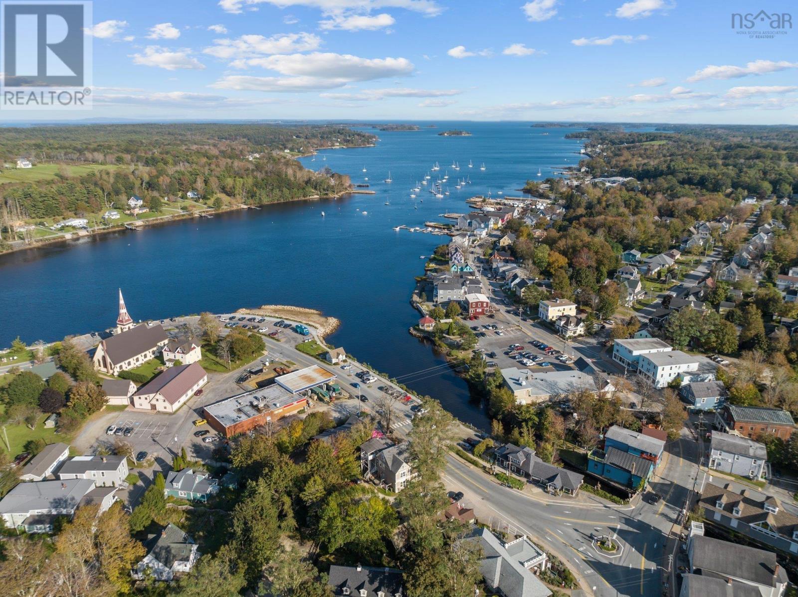 For sale: 2A 575 Main Street, Mahone Bay, Nova Scotia B0J2E0 ...