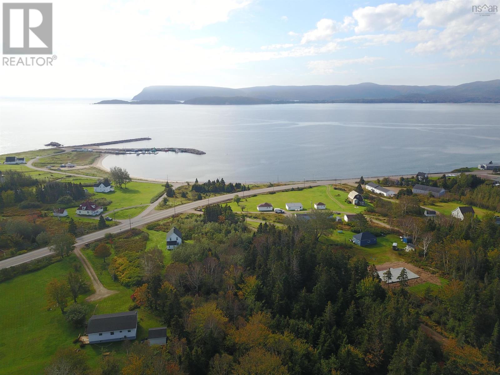 35890 Cabot Trail, Ingonish, Nova Scotia B0C1K0 | REALTOR.ca