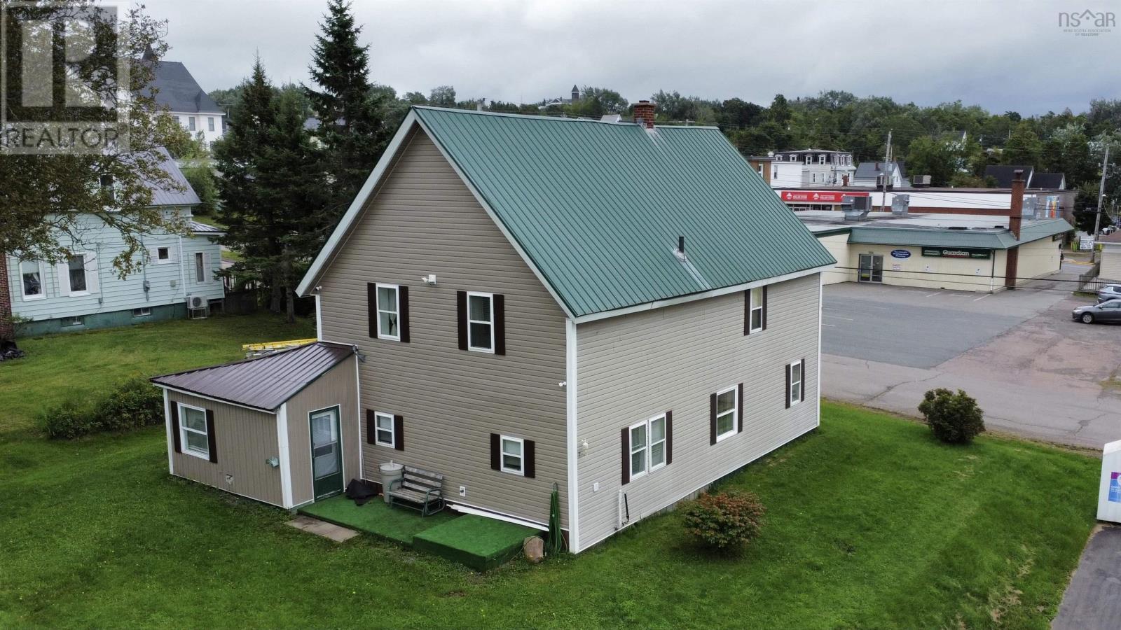 For sale: 4 Fir Street, Springhill, Nova Scotia B0M1X0 - 202319037 ...