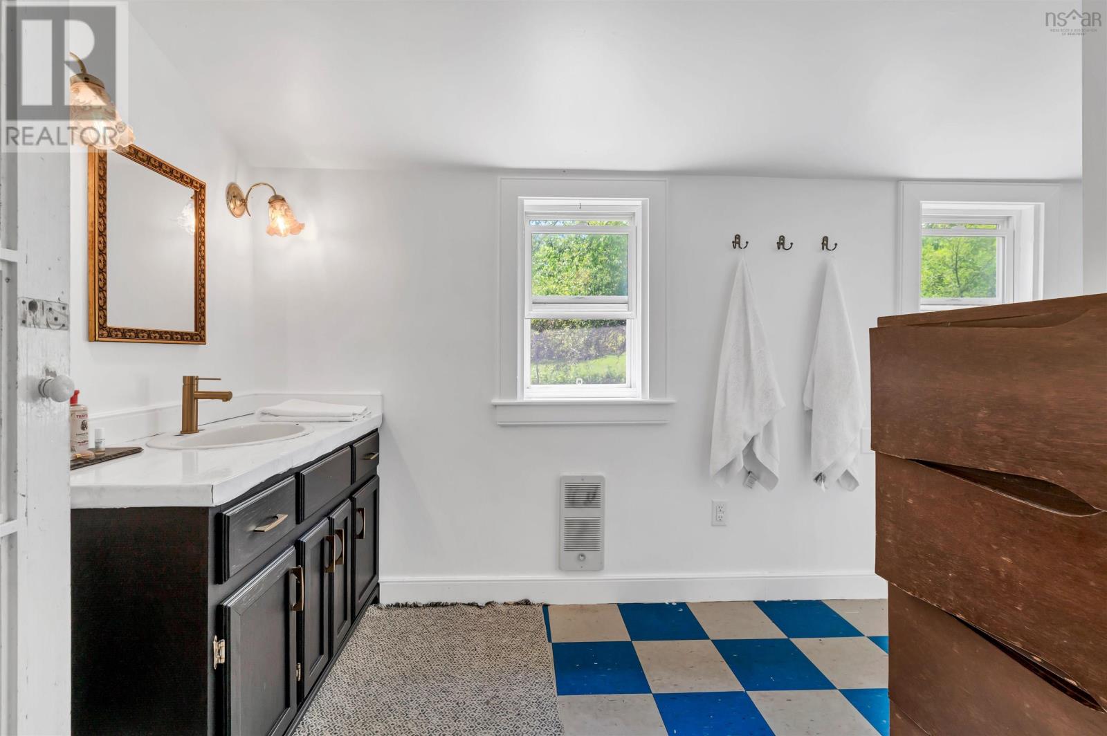 5132 Sandy Point Road, Jordan Ferry, Nova Scotia B0T1W0 | REALTOR.ca