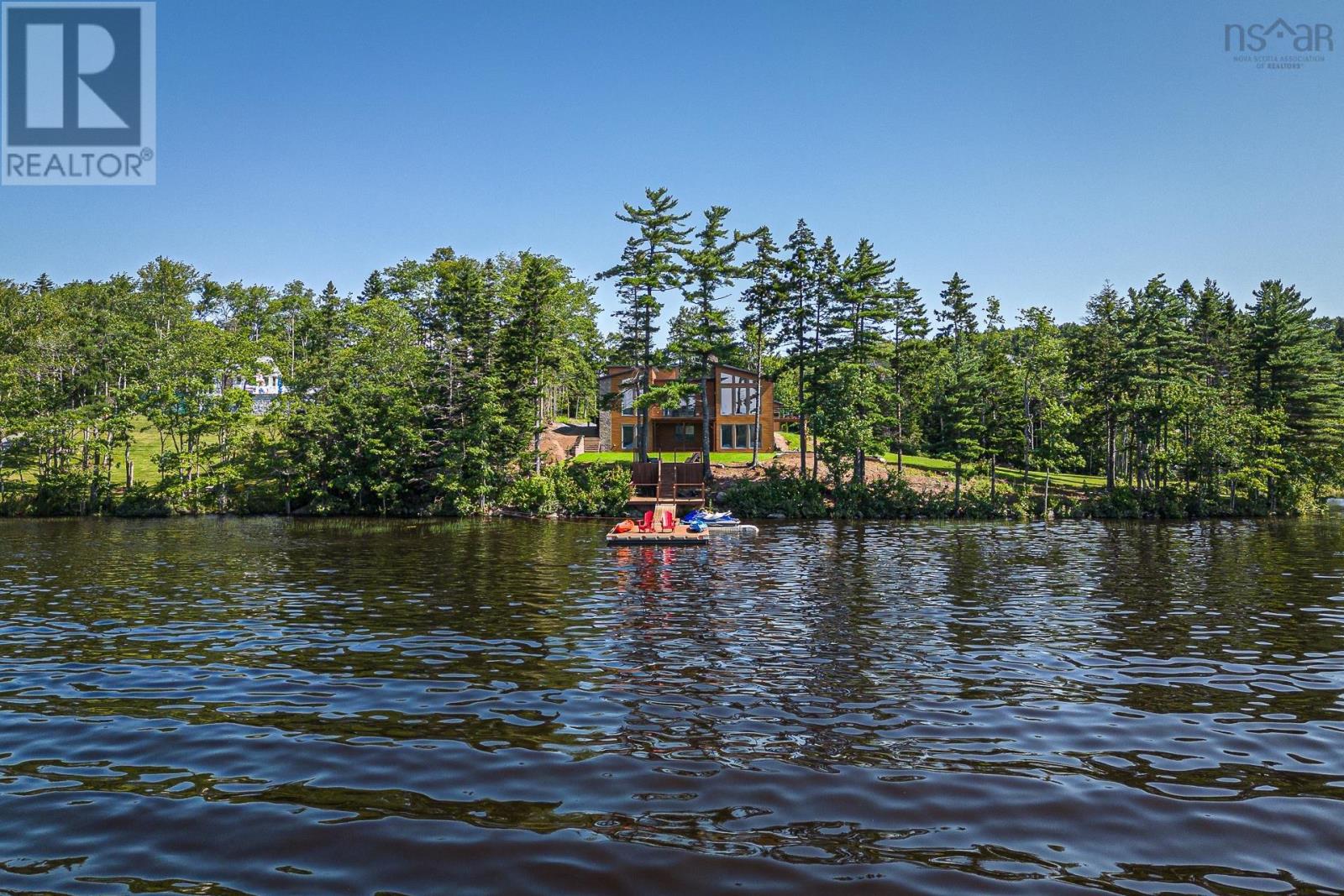 For sale: 200 McCabe Lake Drive, Middle Sackville, Nova Scotia B4E0M8 ...