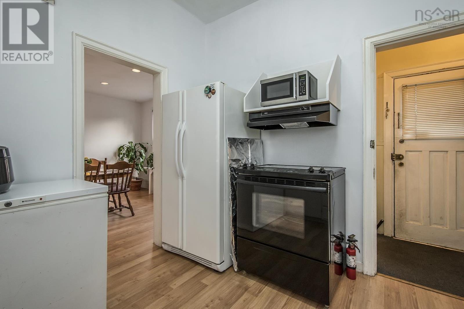 6058 Quinpool Road, Halifax, Nova Scotia B3L1A1 | REALTOR.ca