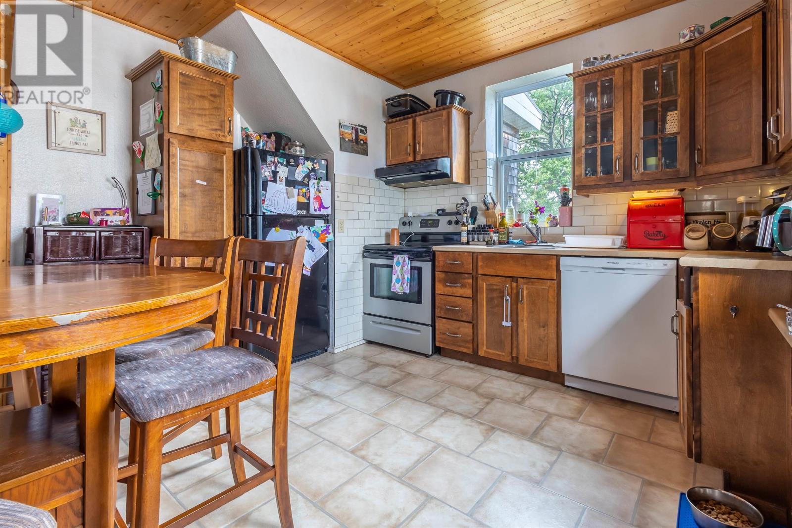 For sale: 7 View Street, North Sydney, Nova Scotia B2A1E9 - 202318914 ...