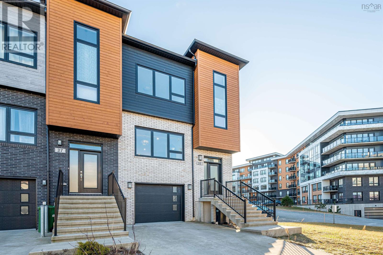 For sale: 25 Eliza Ritchie Crescent, Halifax, Nova Scotia B3M0K5 ...