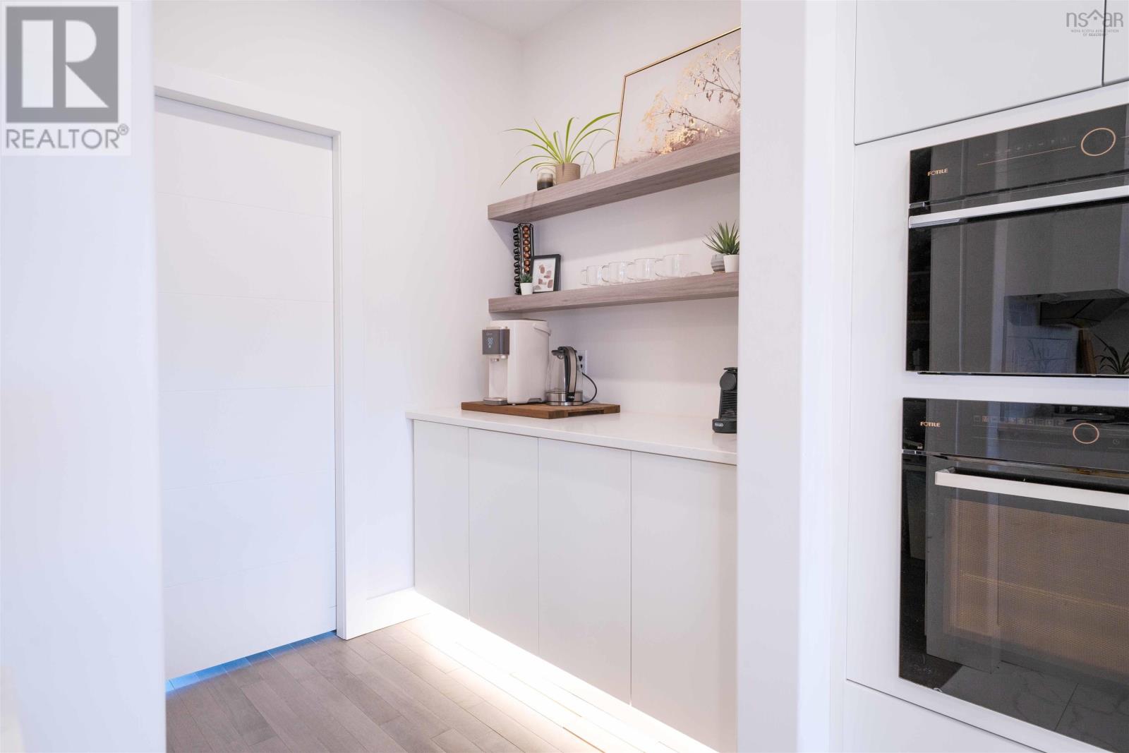 For sale: 129 Elizabeth Doane Drive, Bedford, Nova Scotia B4B1G5 ...