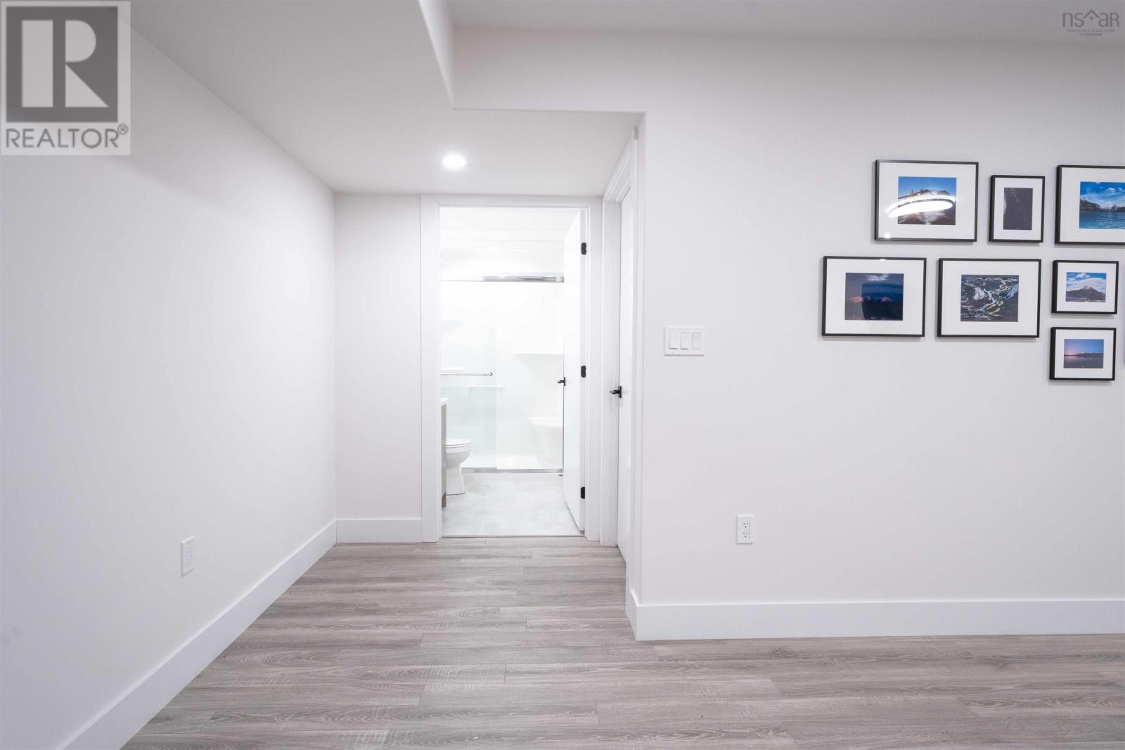 For sale: 129 Elizabeth Doane Drive, Bedford, Nova Scotia B4B1G5 ...