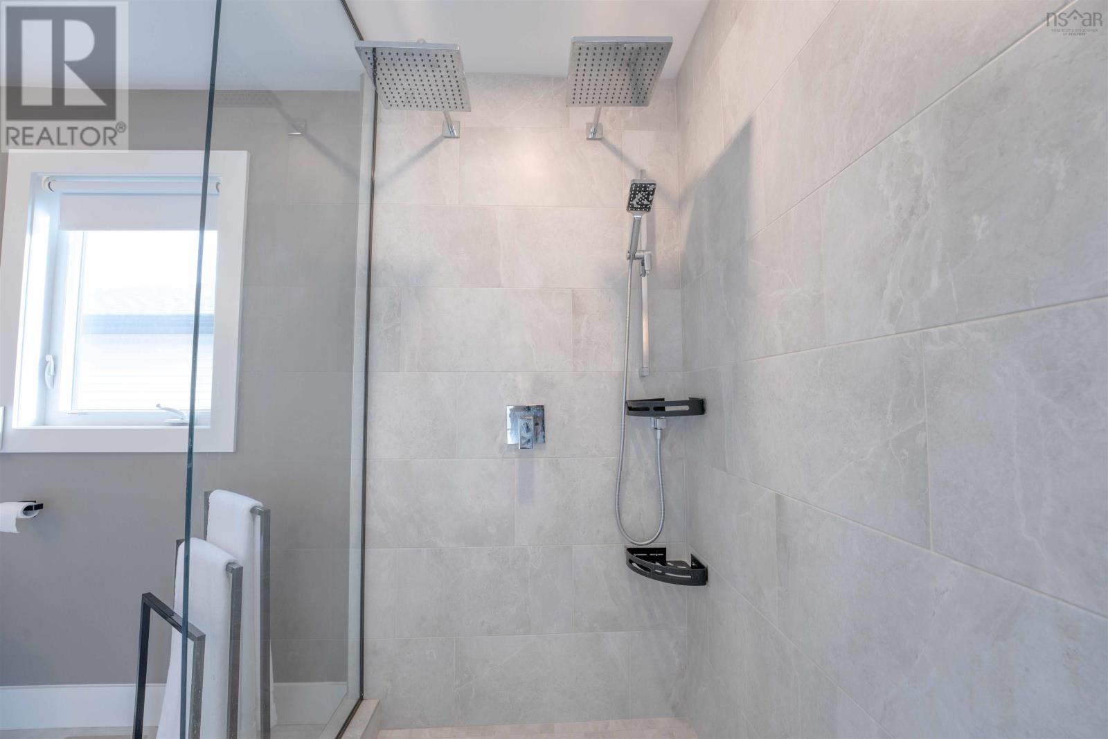 For sale: 129 Elizabeth Doane Drive, Bedford, Nova Scotia B4B1G5 ...