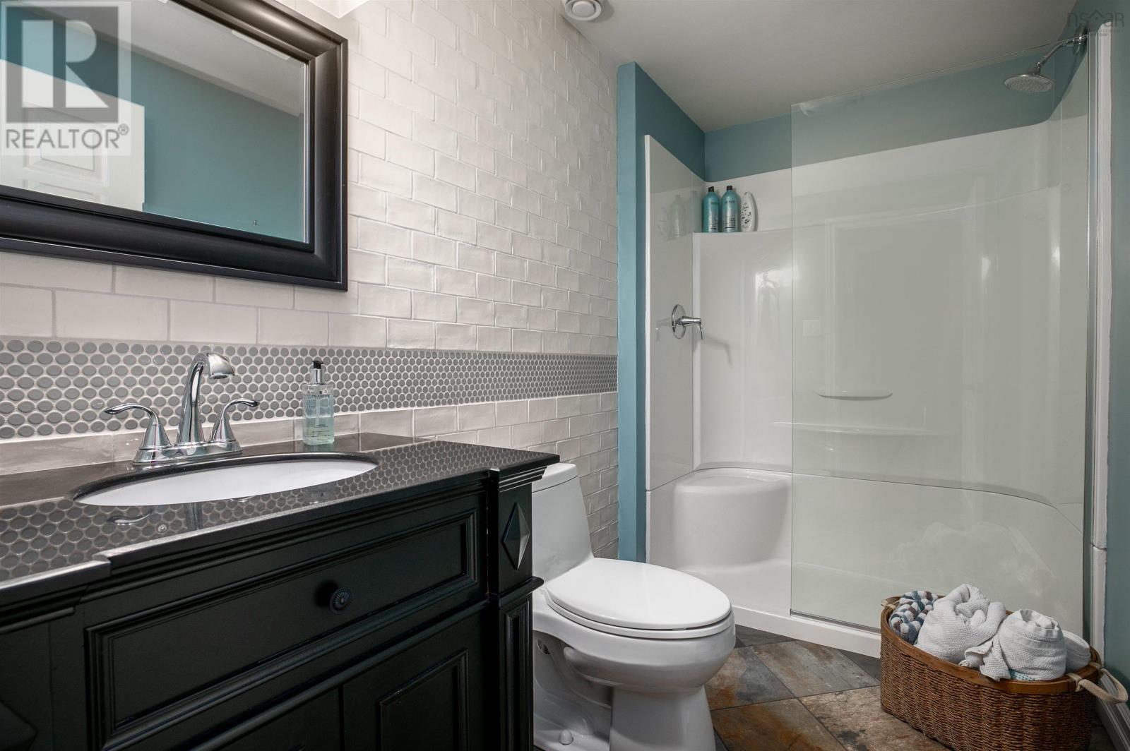 For sale: 15 Nottingham Lane, Fall River, Nova Scotia B2T1A4 - 202323120 | REALTOR.ca