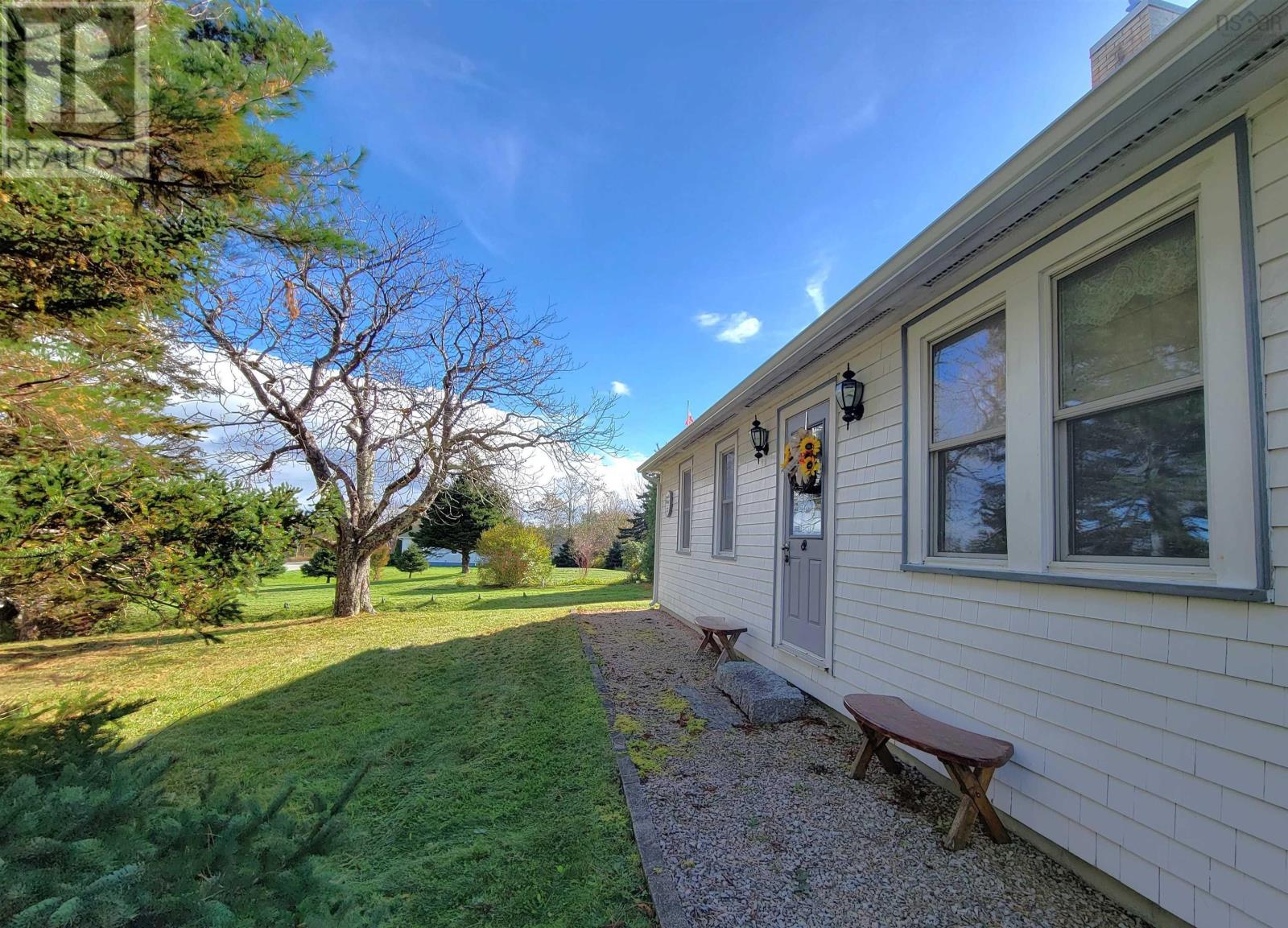 For sale: 2608 Highway 332, Bayport, Nova Scotia B0J2X0 - 202322470 ...