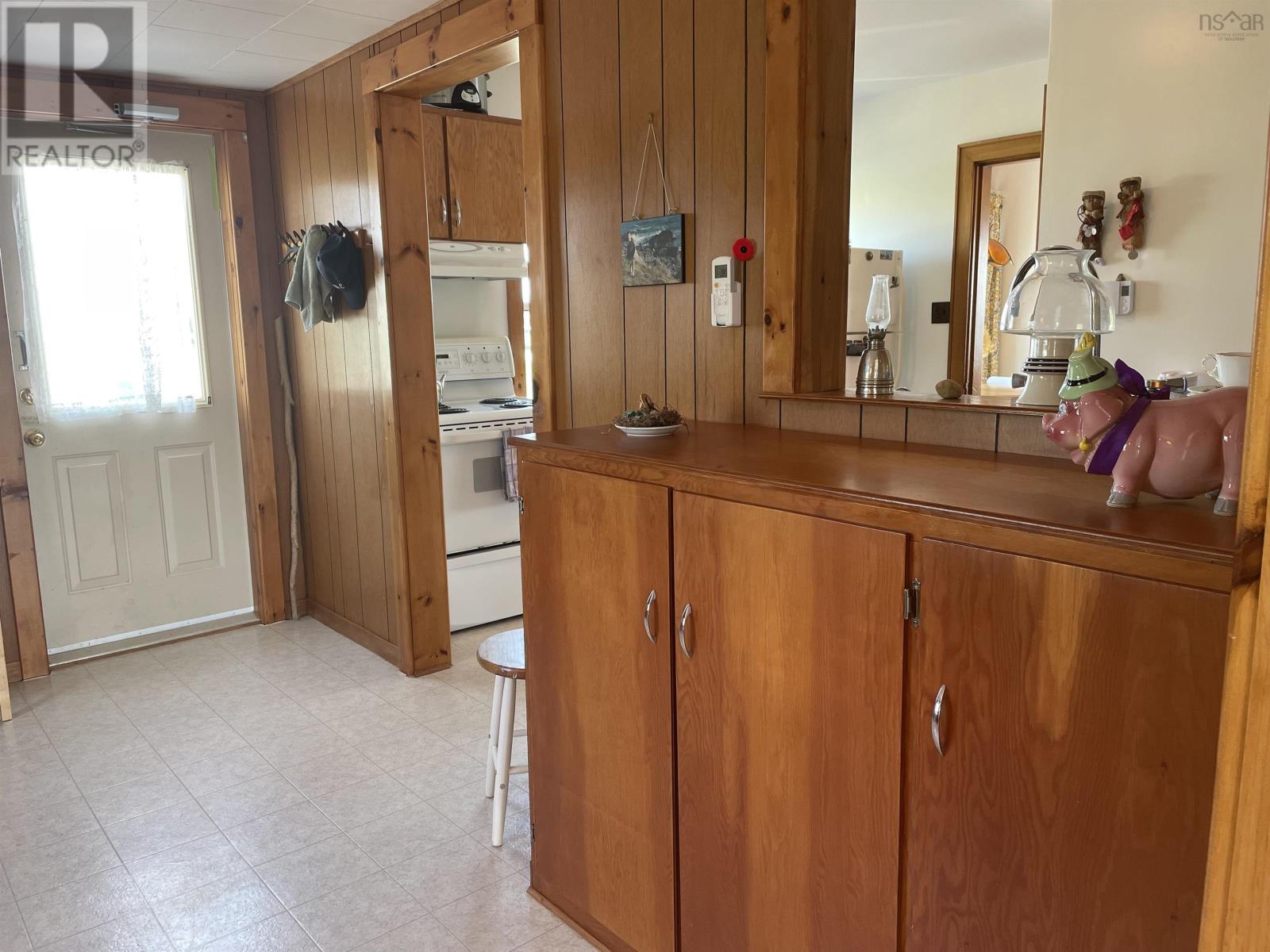 For sale: 645 Veteran Memorial Drive, Arichat, Nova Scotia B0E1A0 ...