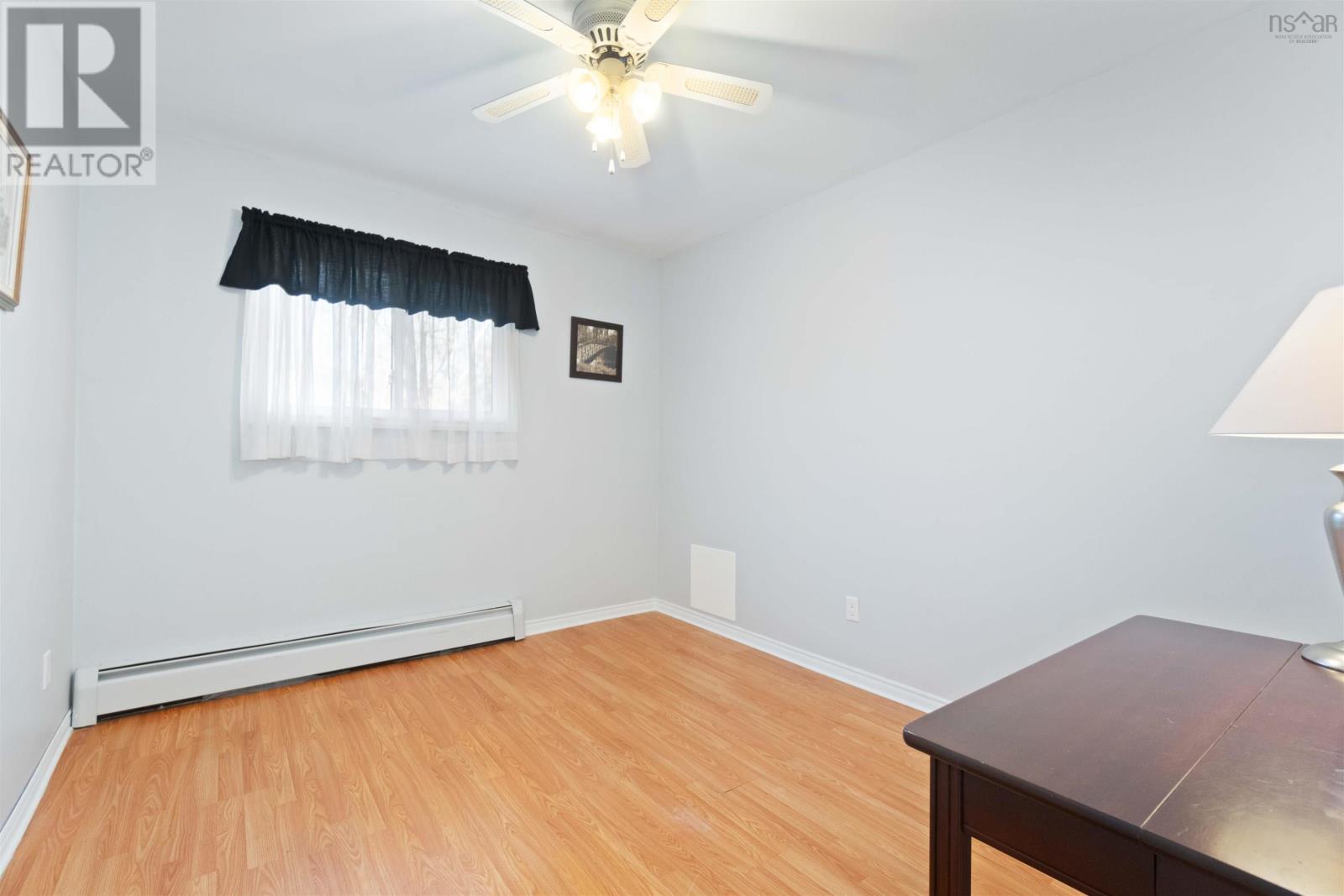 For sale: 27 Kingsmere Court, Timberlea, Nova Scotia B3T1J4 - 202323649 ...