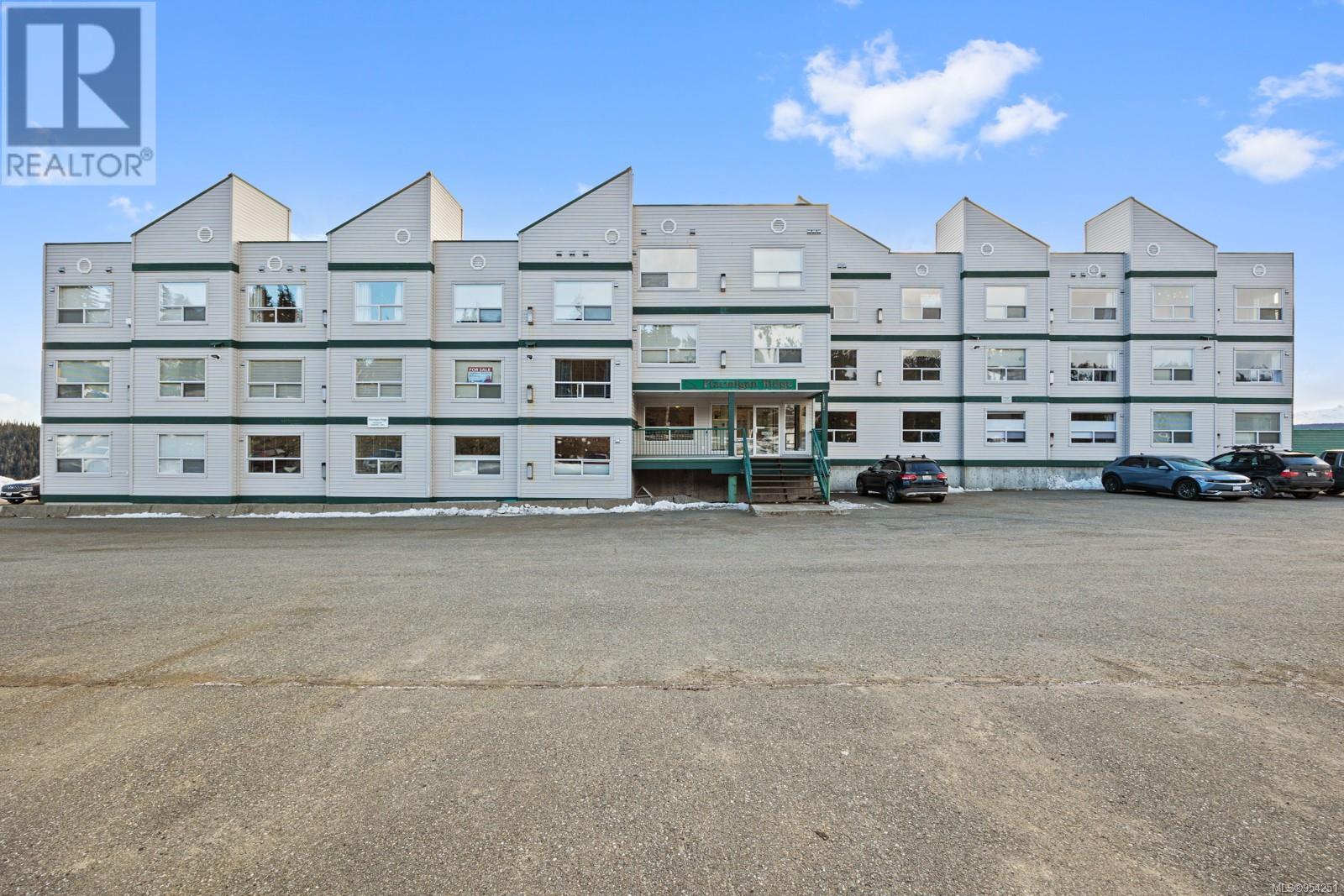 For sale: 305 1105 Henry Rd, Courtenay, British Columbia V9J1L0 ...