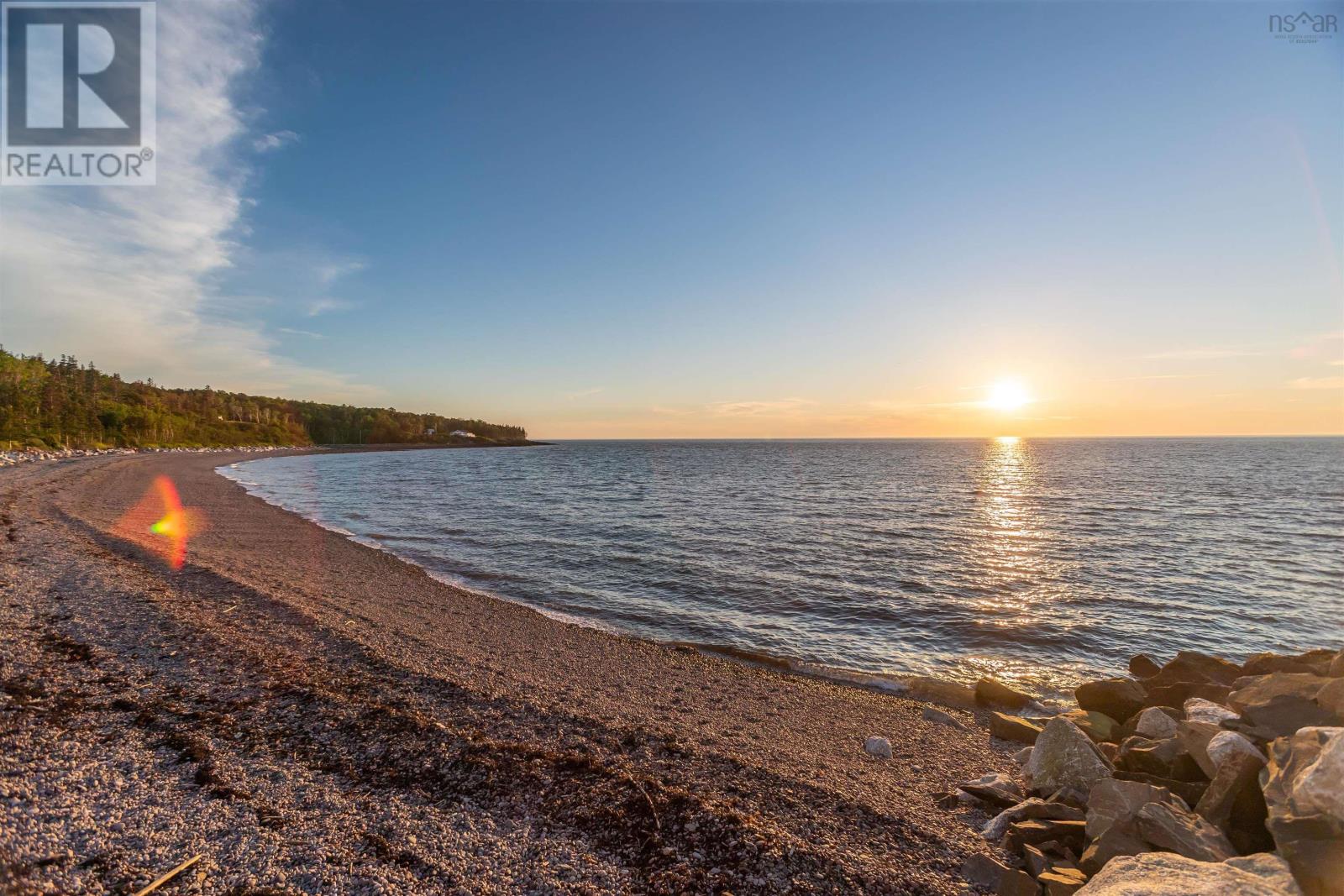 For sale: 8264 Shore Road, Hampton, Nova Scotia B0S1L0 - 202403211 ...