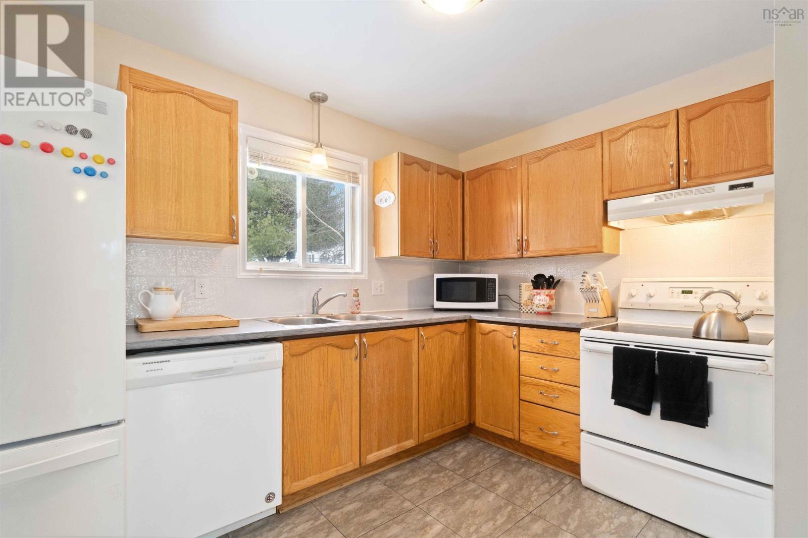 17 Sami Drive, Lower Sackville, Nova Scotia B4C3S4 | REALTOR.ca