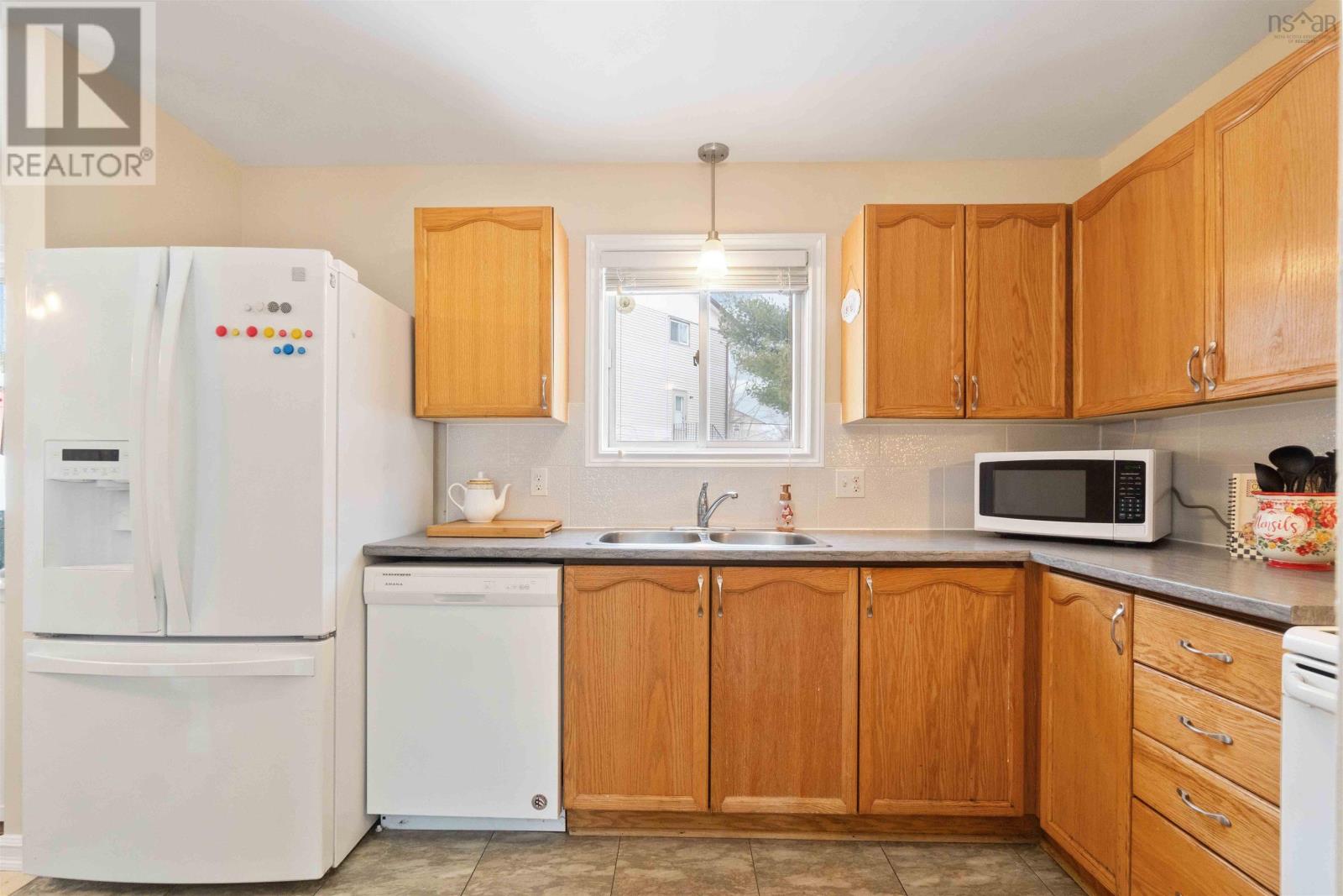 17 Sami Drive, Lower Sackville, Nova Scotia B4C3S4 | REALTOR.ca