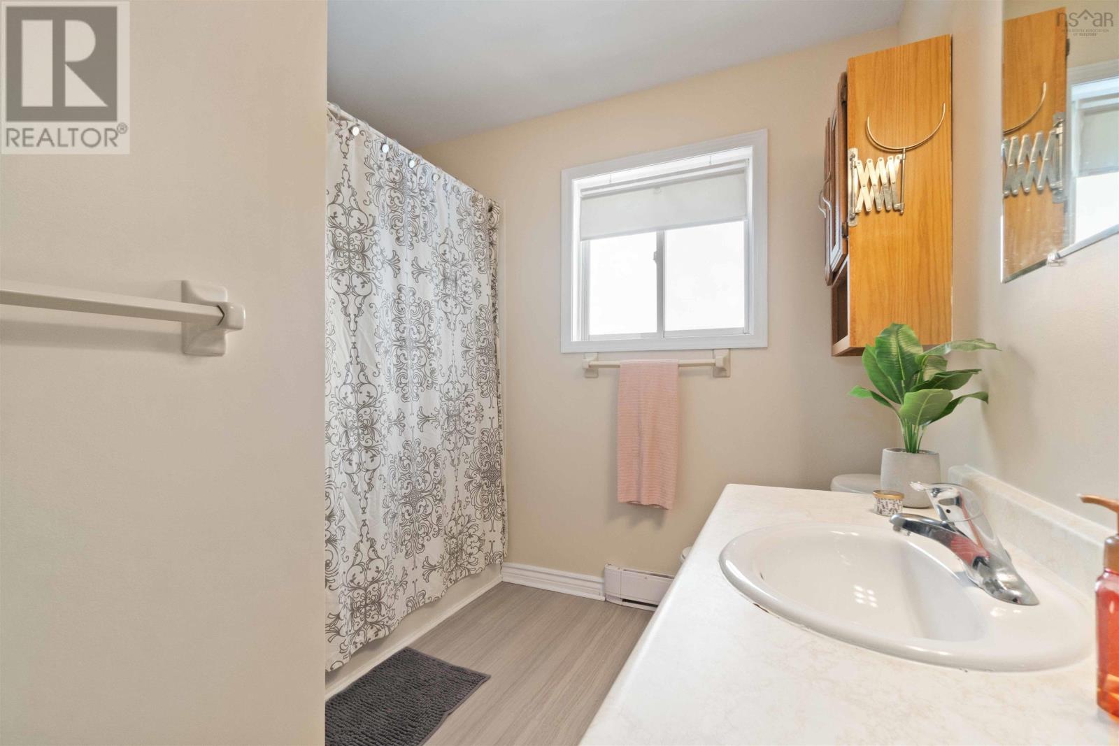 17 Sami Drive, Lower Sackville, Nova Scotia B4C3S4 | REALTOR.ca