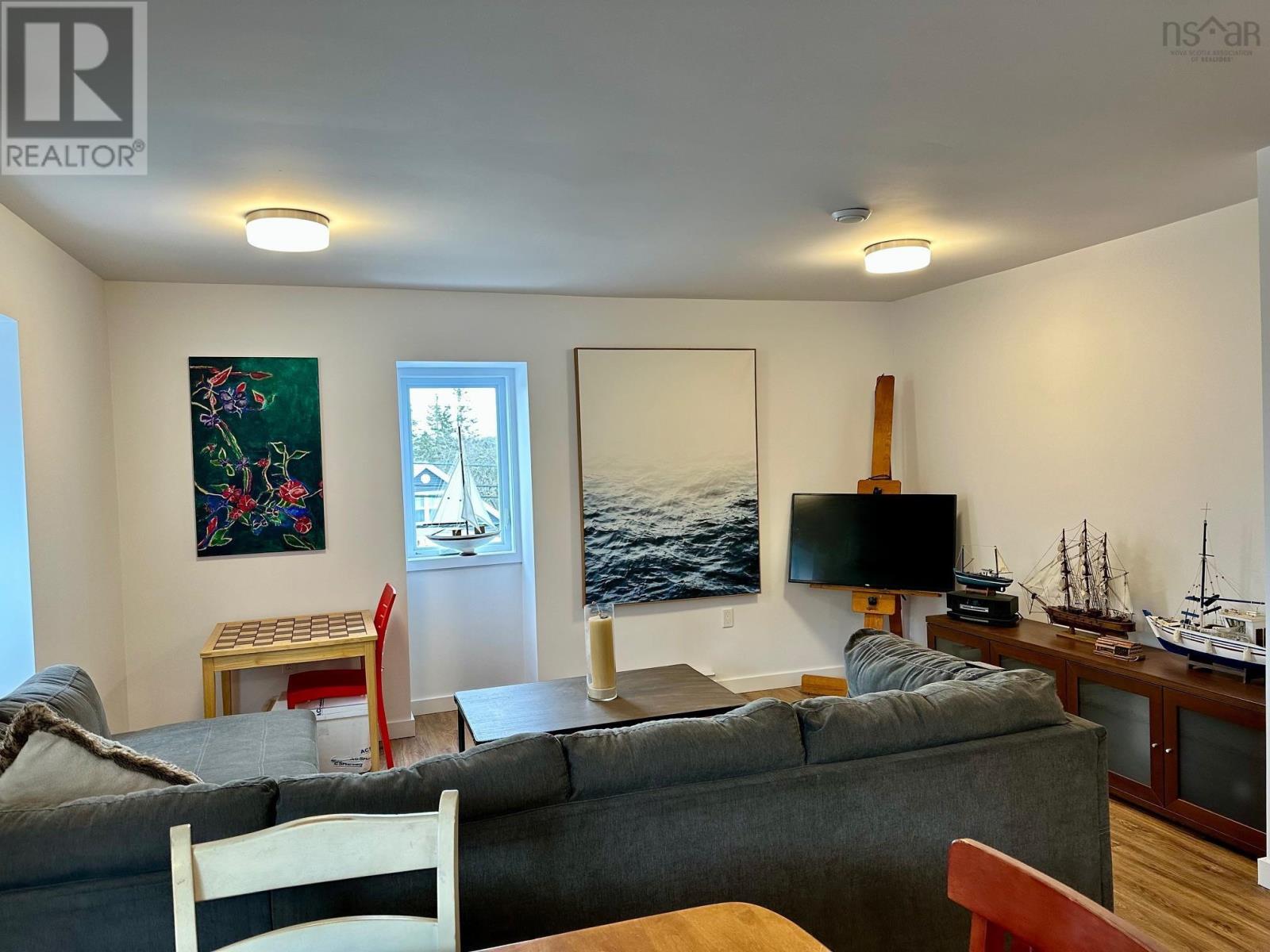 For sale: 10409 St Margarets Bay Road, Hubbards, Nova Scotia B0J1T0 ...