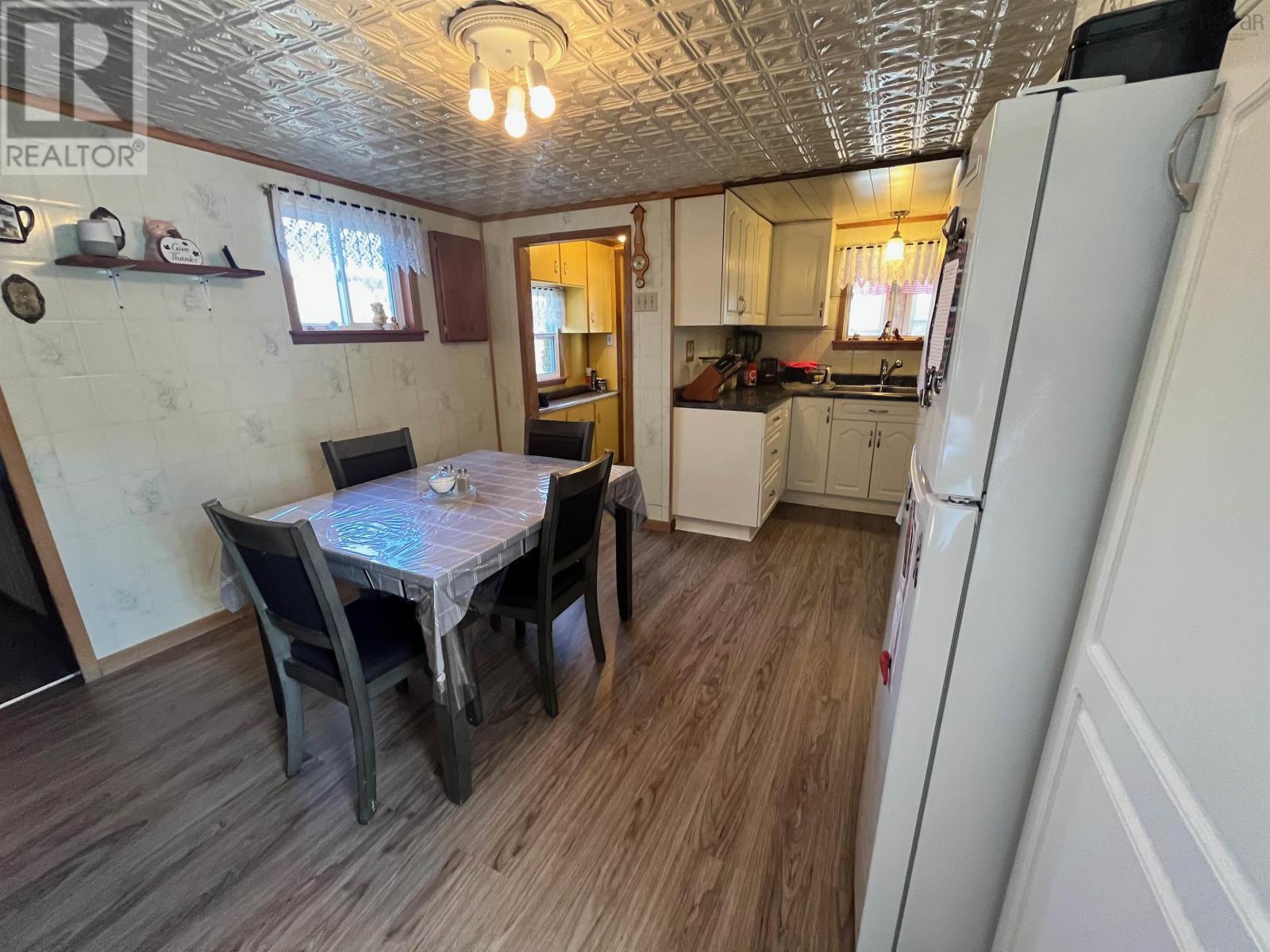 12 Pineview Road, Sunnyville, Nova Scotia B0H1N0 | REALTOR.ca