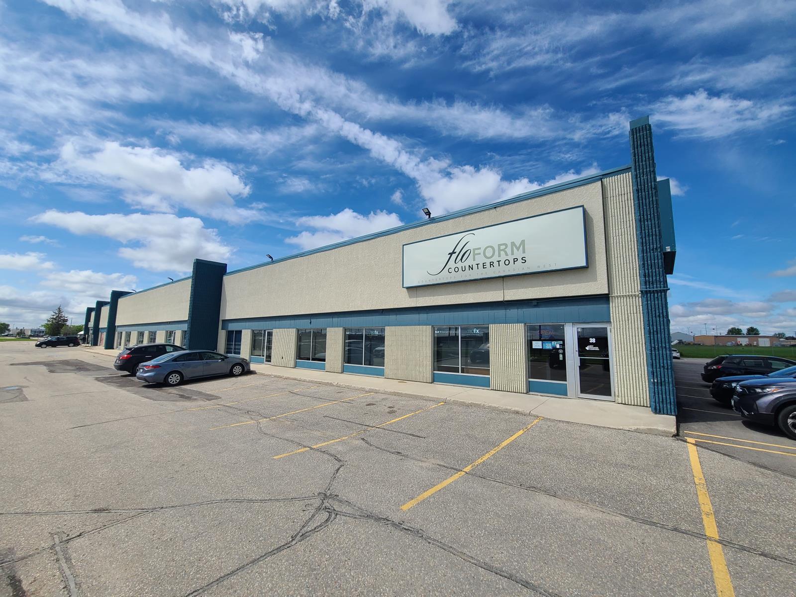 For lease: 5 Scurfield Blvd, Winnipeg, Manitoba R3Y1G3 ...