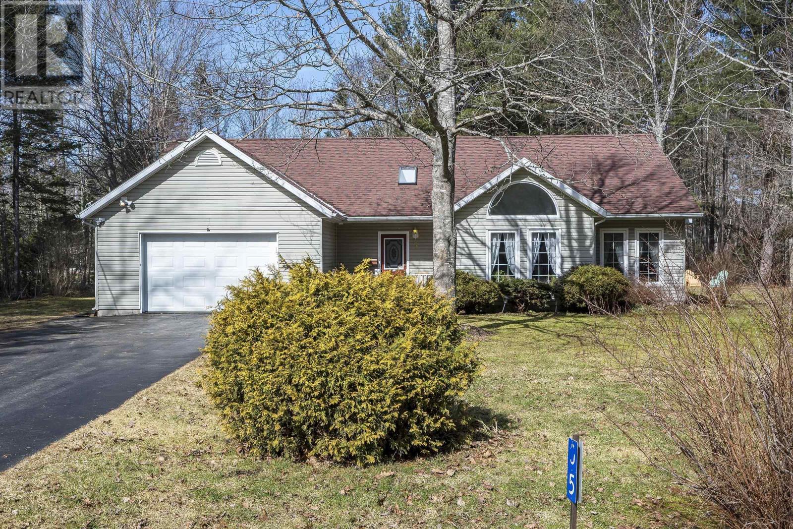 5 Maple Avenue, Meadowvale, Nova Scotia B0P1R0 | REALTOR.ca