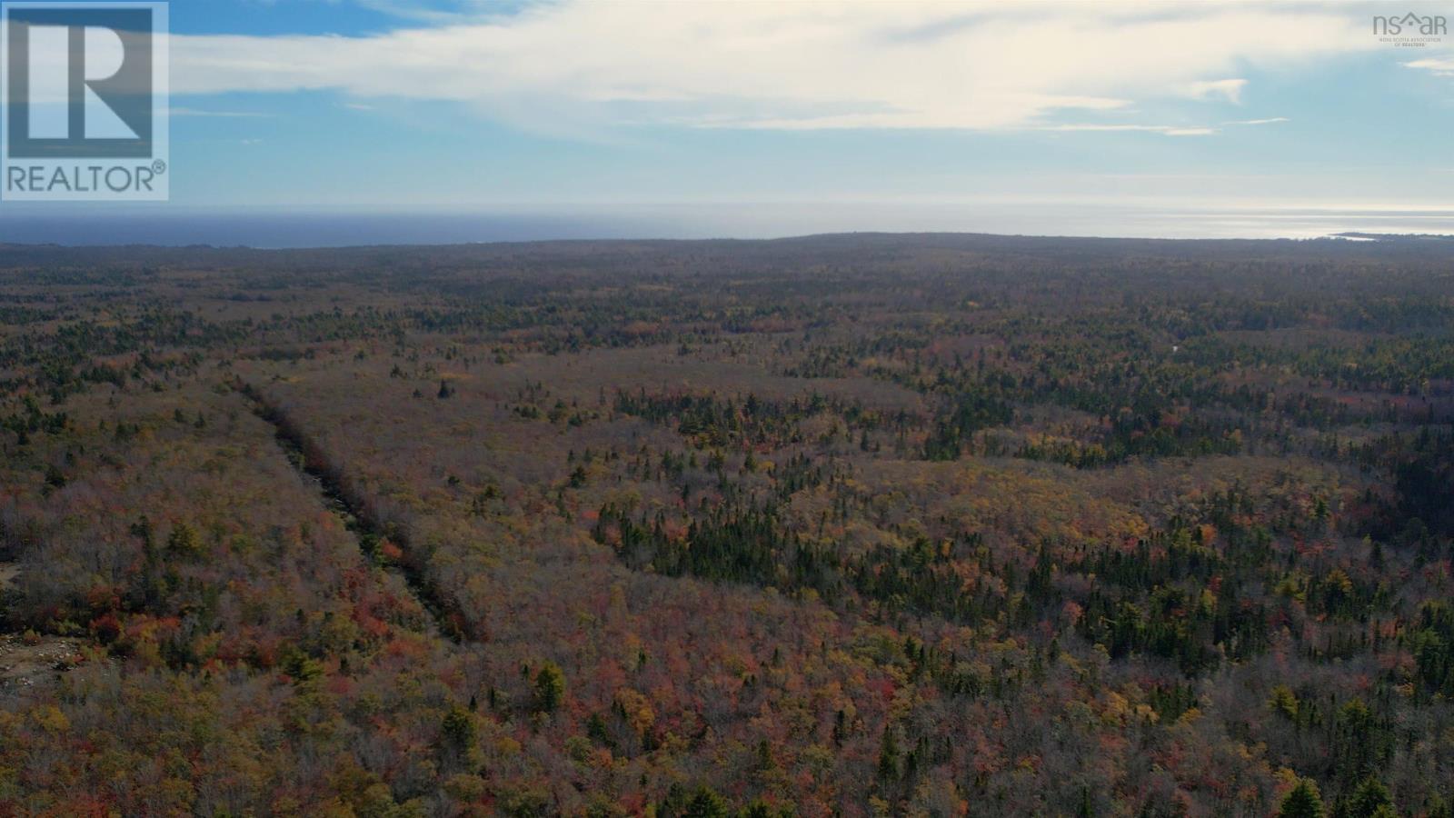 For sale: 105 Morton Drive, Liverpool, Nova Scotia B0T1K0 - 202323390 ...