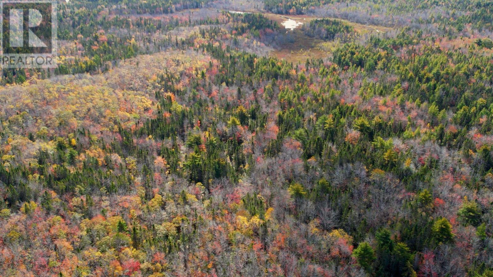 For sale: 105 Morton Drive, Liverpool, Nova Scotia B0T1K0 - 202323390 ...