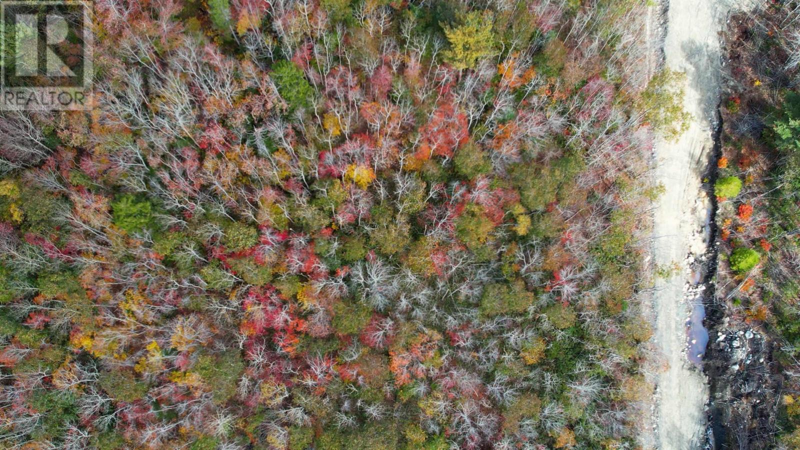 For sale: 105 Morton Drive, Liverpool, Nova Scotia B0T1K0 - 202323390 ...