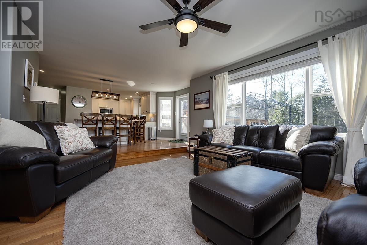 43 Long Lake Drive, Hammonds Plains, Nova Scotia B4B1K6 | REALTOR.ca