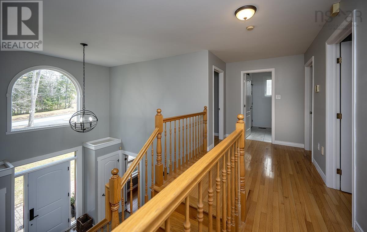 43 Long Lake Drive, Hammonds Plains, Nova Scotia B4B1K6 | REALTOR.ca