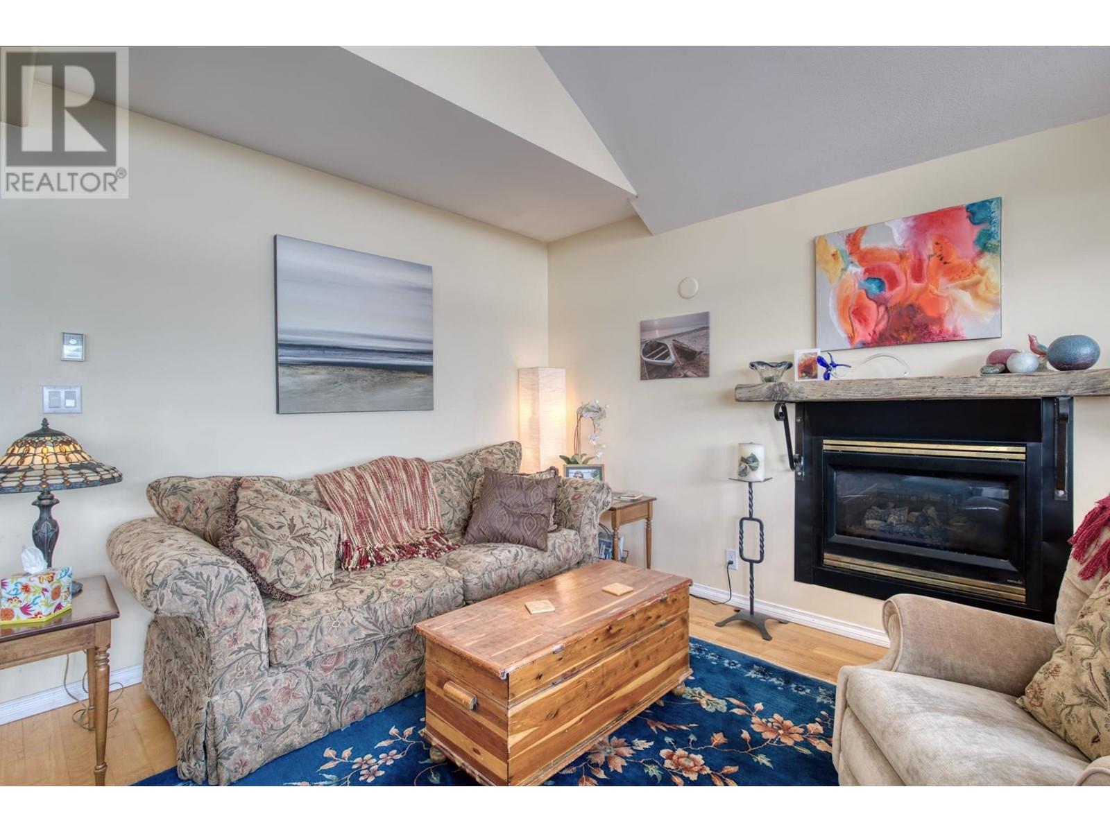 For sale: 616 SEAVIEW ROAD, Gibsons, British Columbia V0N1V9 - R2866291 ...