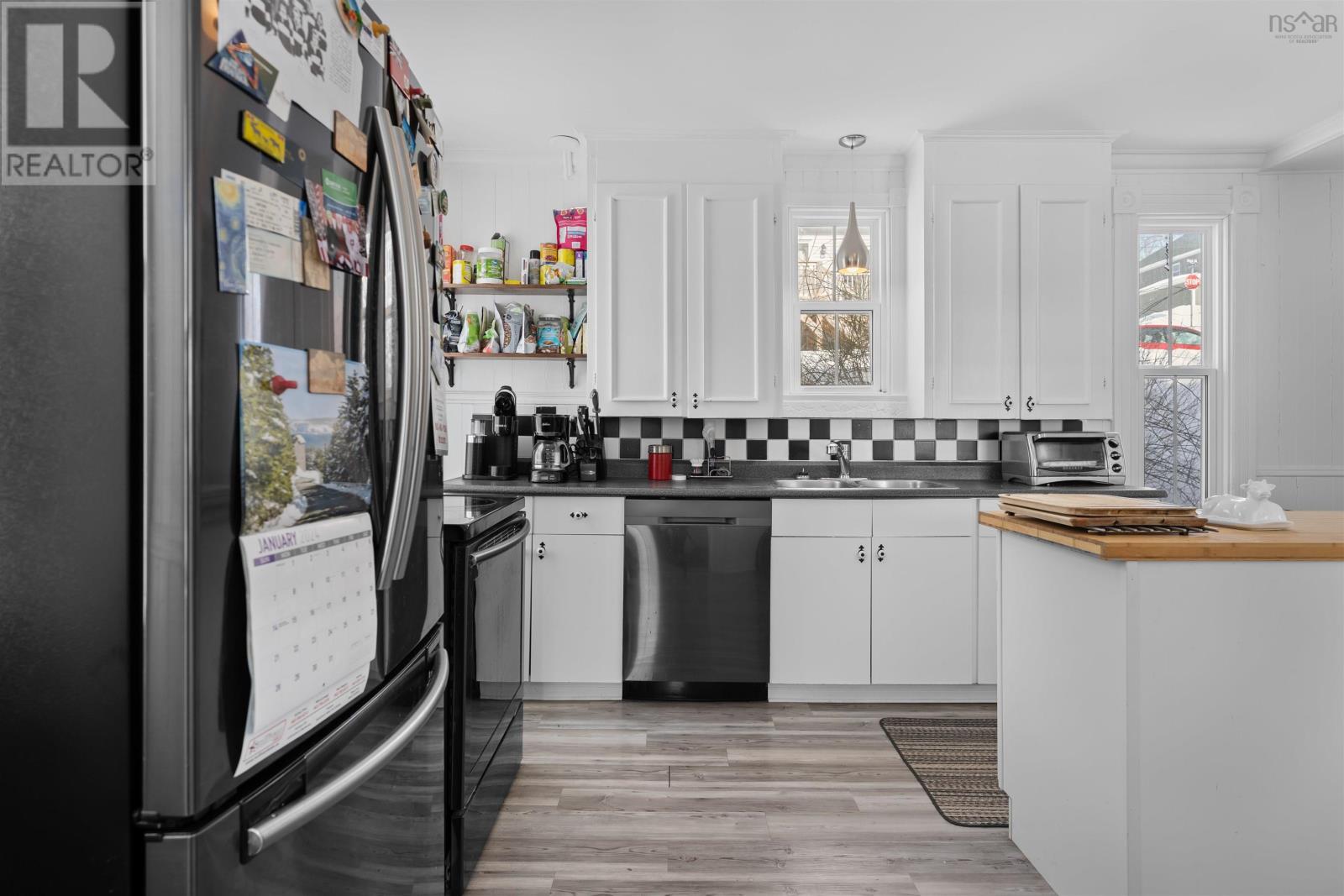 For sale: 15 James Street, Pictou, Nova Scotia B0K1H0 - 202403482 ...