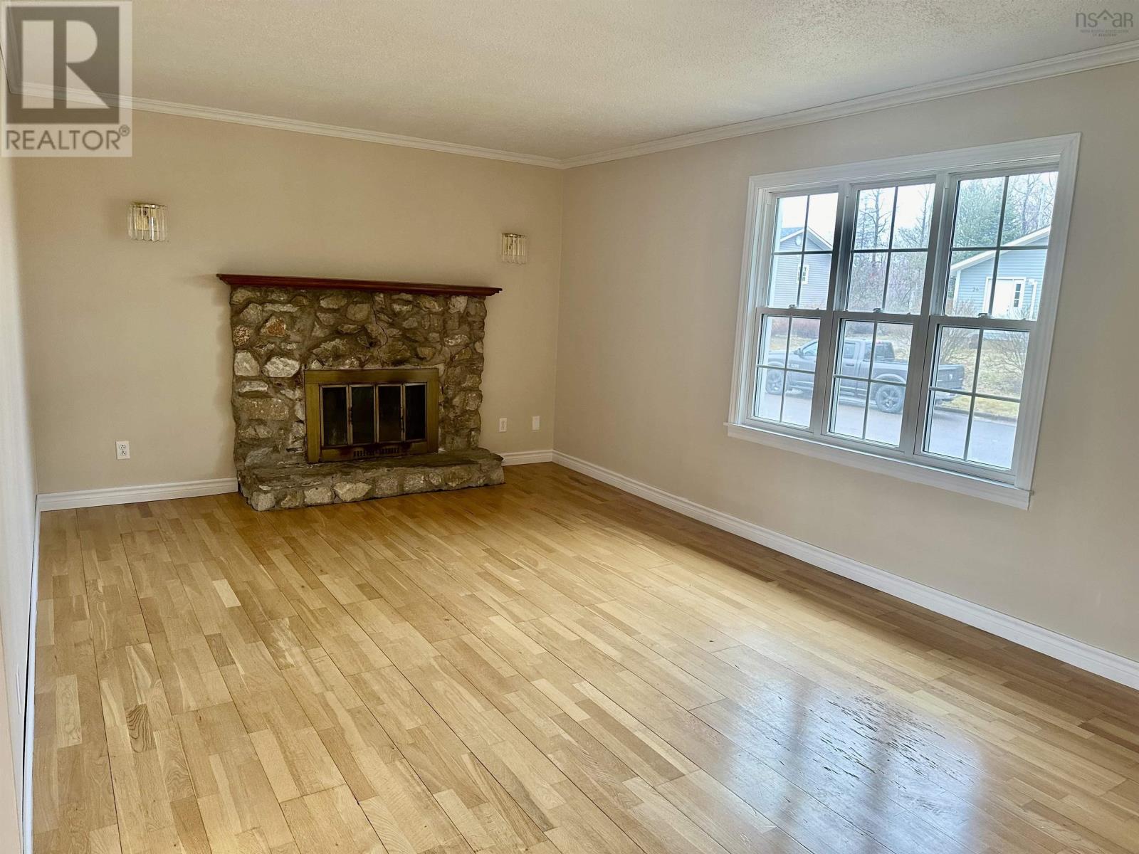 For sale: 19 Oak Crescent, Port Hawkesbury, Nova Scotia B9A3H5 ...