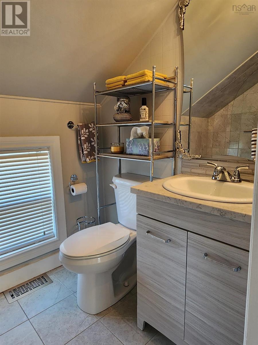 28 Hanway Street, Port Morien, Nova Scotia B1B1B8 | REALTOR.ca