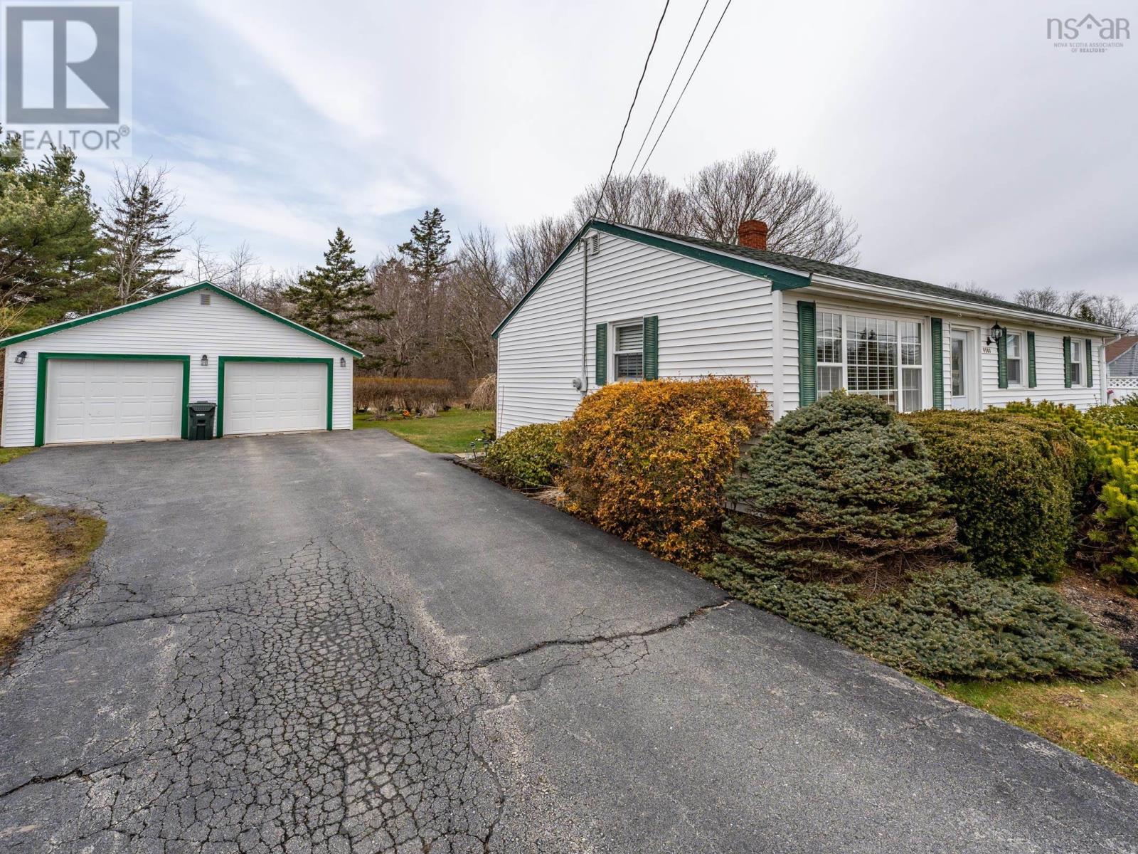 For sale: 9580 Highway 3, Arcadia, Nova Scotia B5A5J8 - 202405884 ...