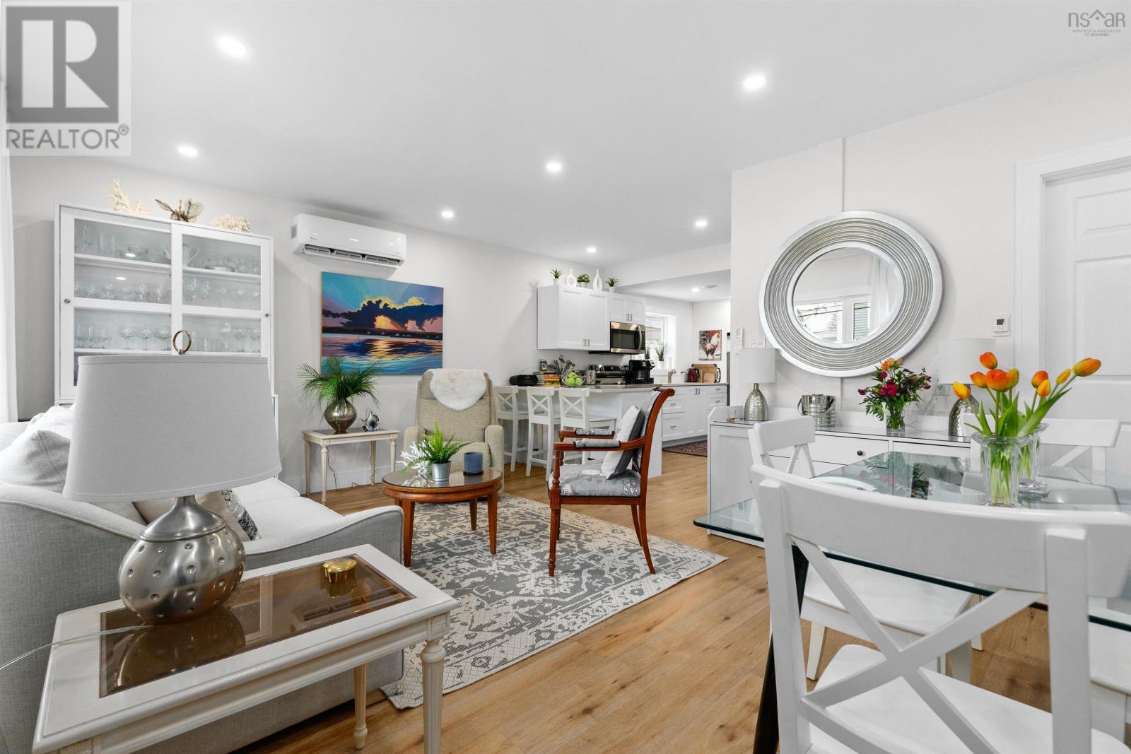 For sale: 45 Queen Street, Chester, Nova Scotia B0J1J0 - 202404685 ...