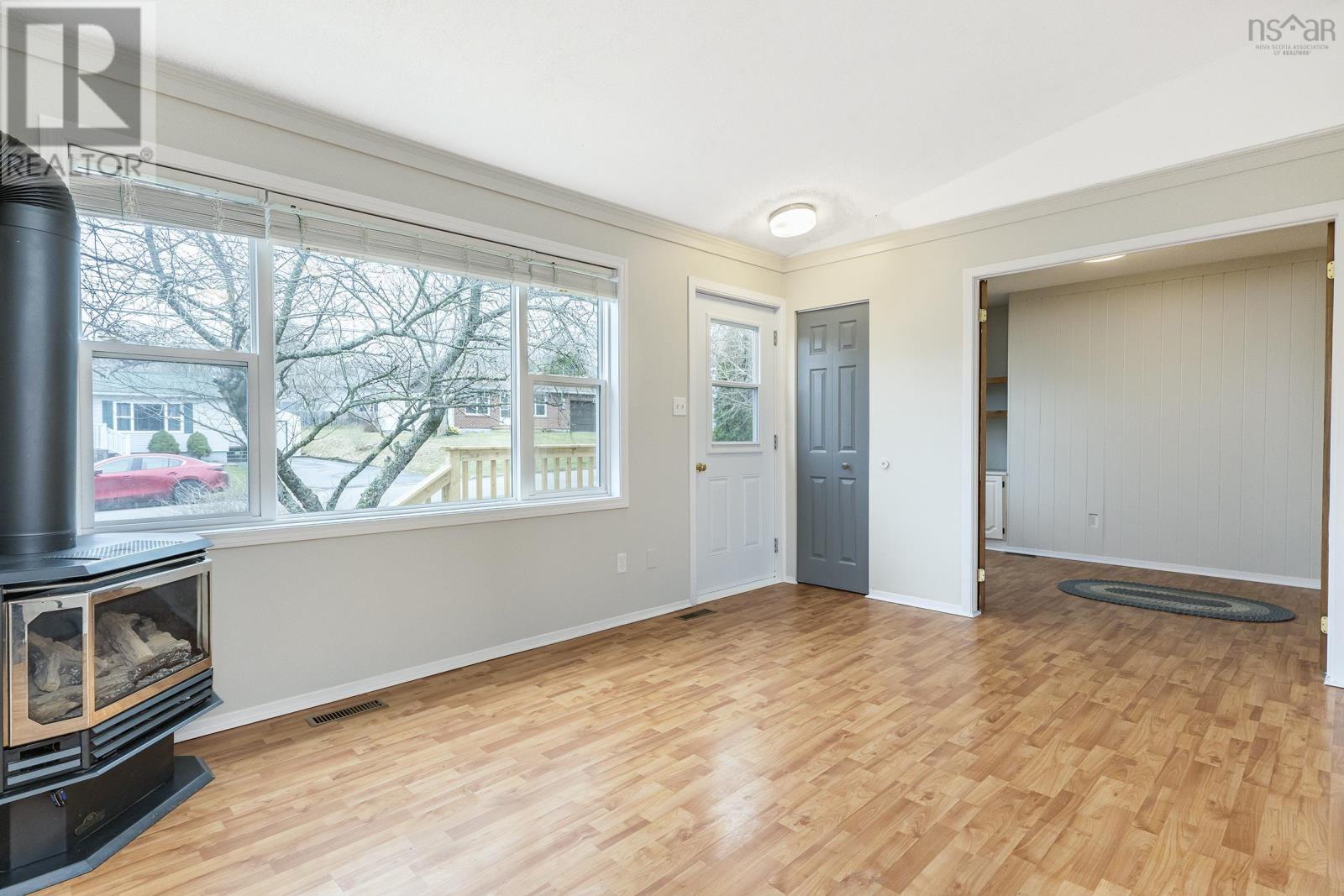 For sale: 17 Sherry Avenue, Kentville, Nova Scotia B4N1Z6 - 202407642 ...